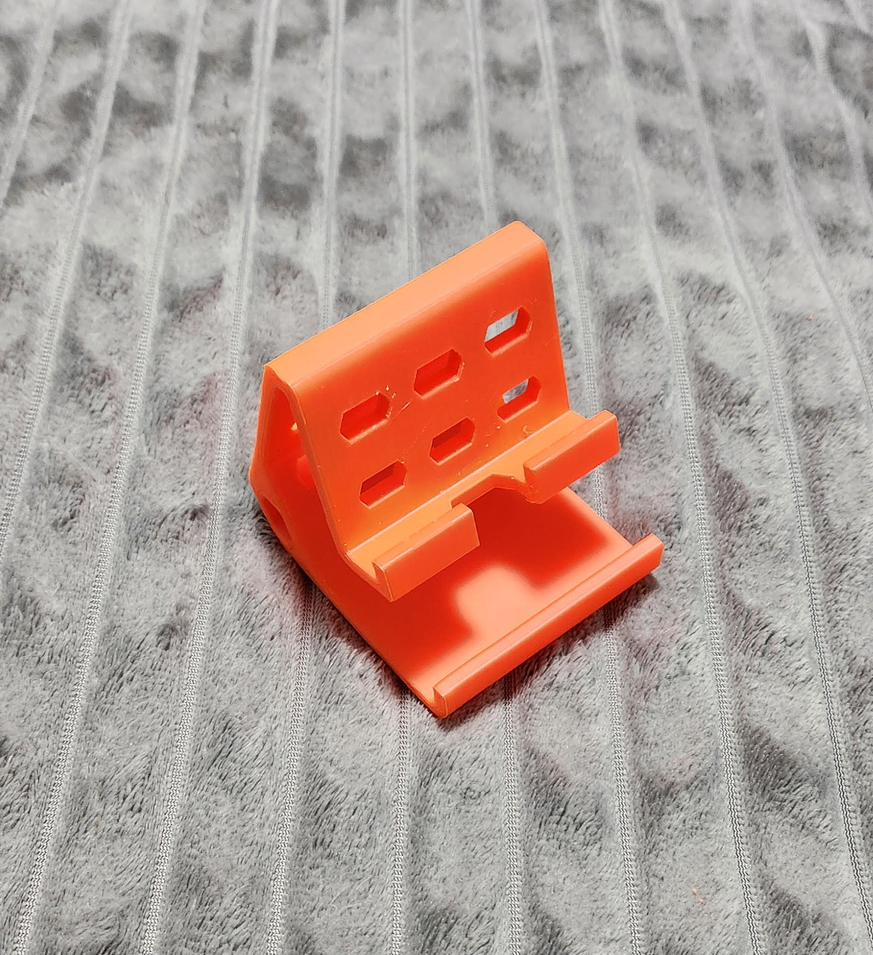 Phone Stand V1 by DMTMKGWM | Download free STL model | Printables.com