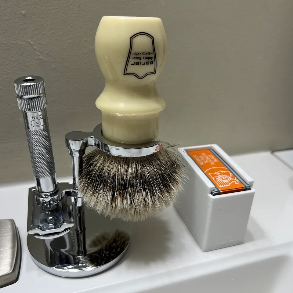 Imporoved Safety Razor Dispenser by Domthebomb | Download free STL ...