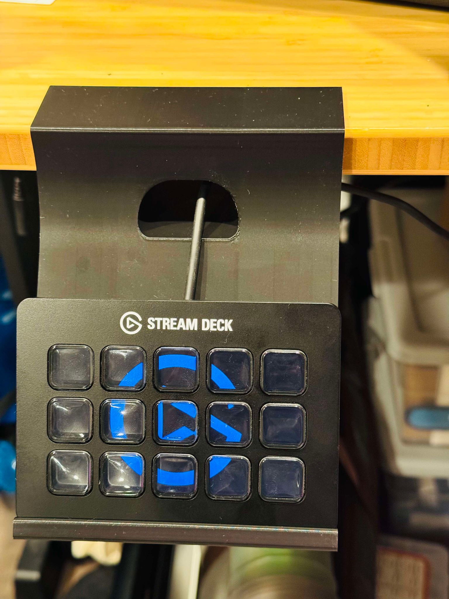 Elgato Stream Deck Mk 2 Desk Mount by hexavi42 | Download free STL ...