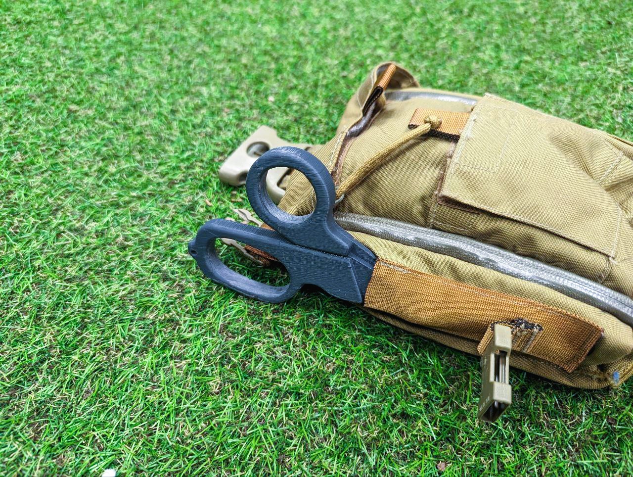 Trauma shears prop for clinical simulation by Aleksandrs Oborins ...