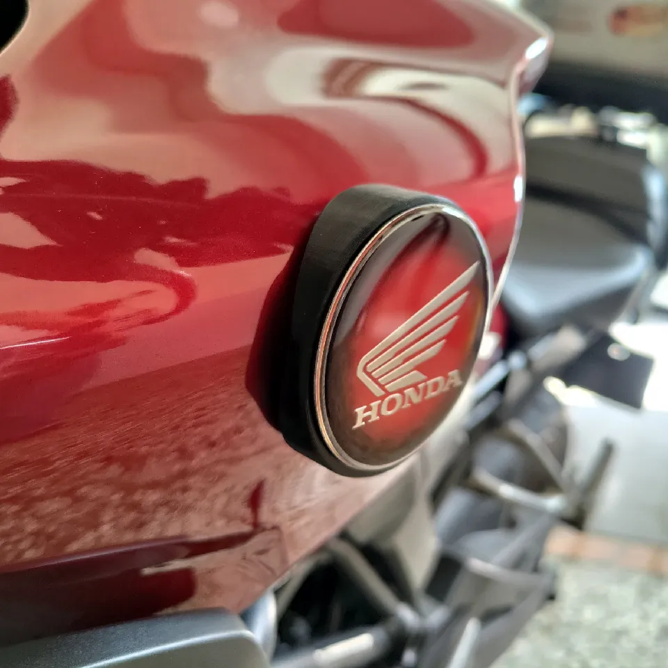 Honda CB300R Fuel tank round logo bracket by 正均 柳 | Download free STL ...