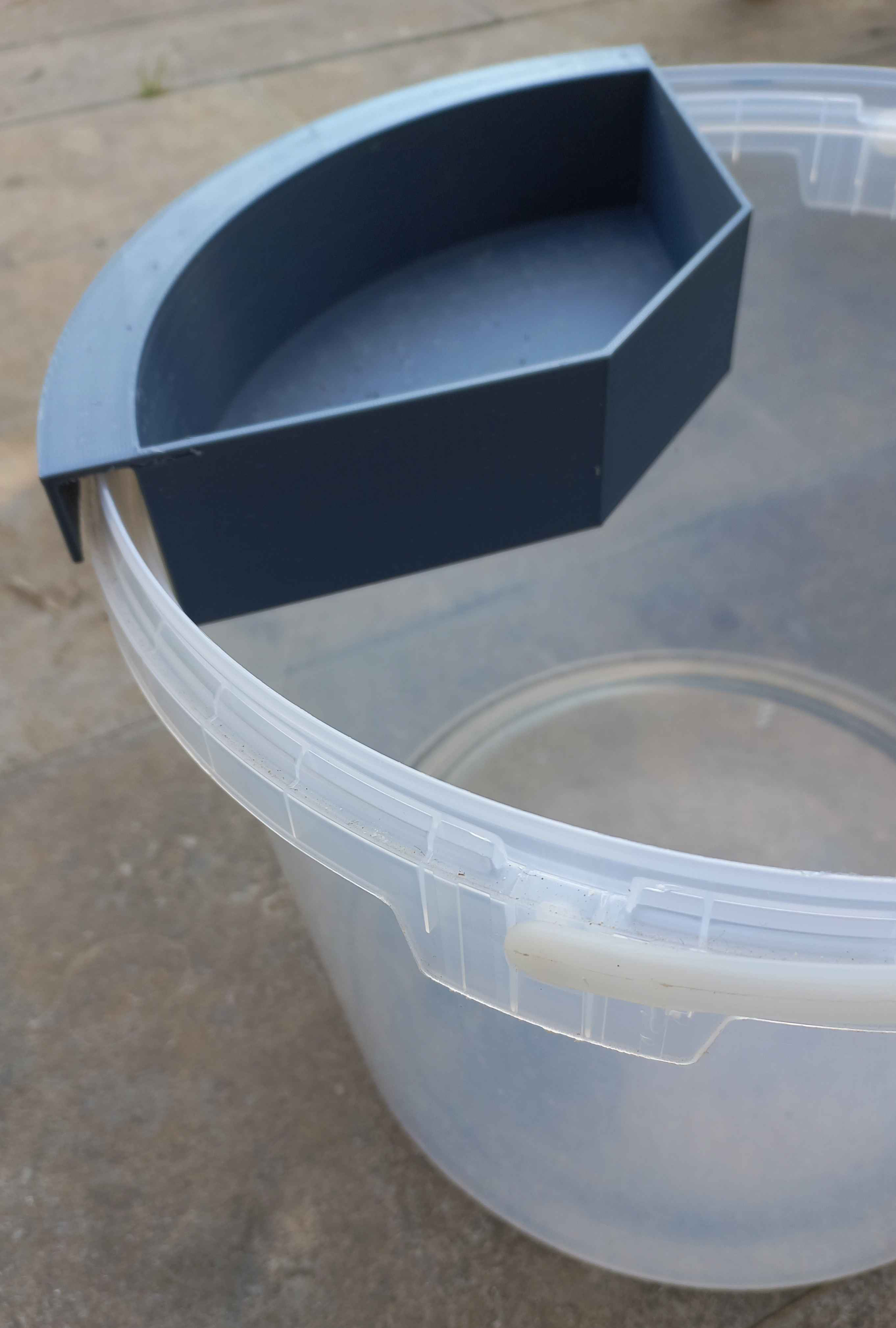 Bucket Shelf/Divider (Parametric) by mosselini1 | Download free STL ...