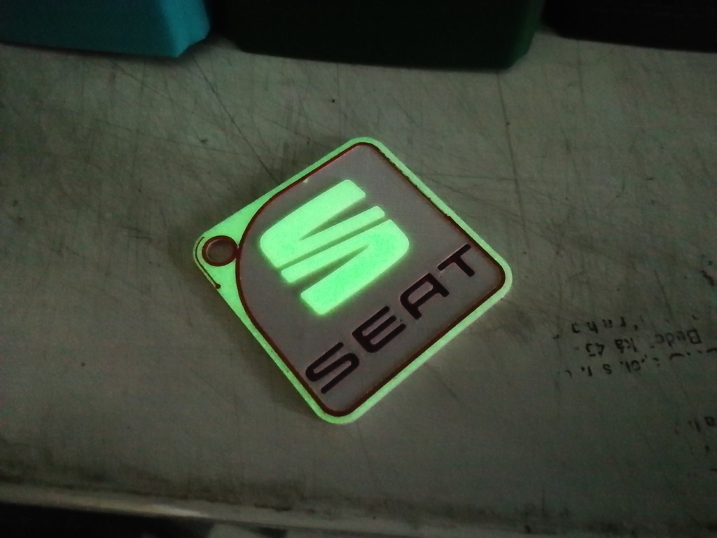 SEAT car logo keychain by El Carlos | Download free STL model ...