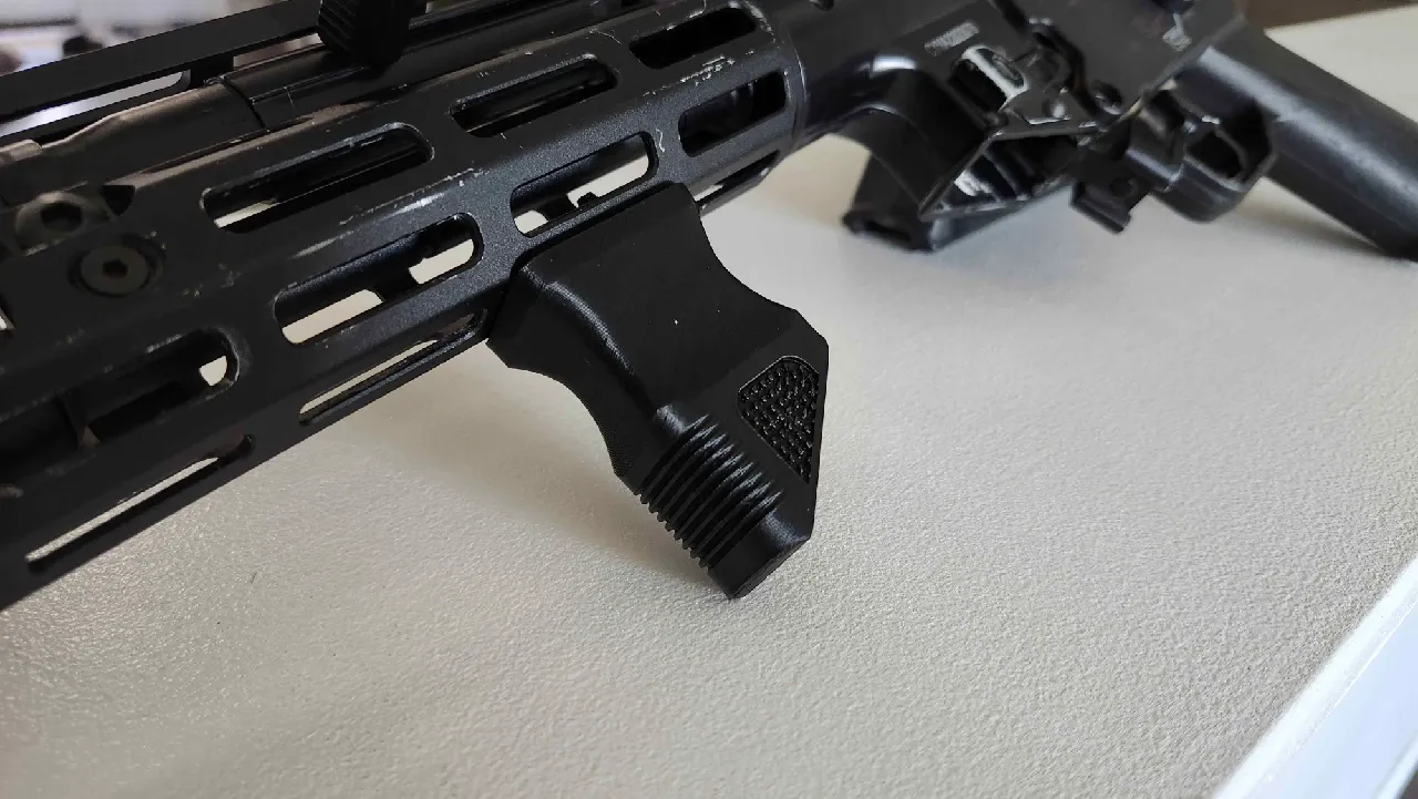 Mlok vertical grip/stubby grip by Shirley Productions | Download free ...