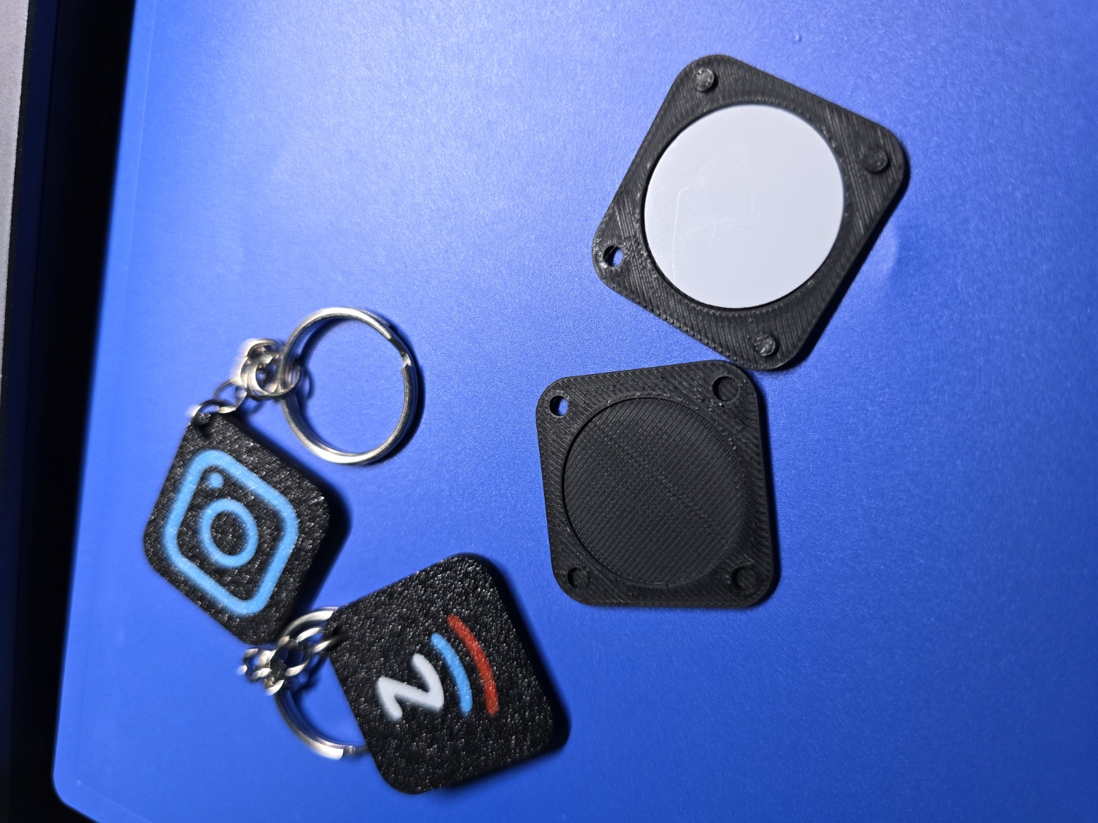 Social NFC keychain by DotCom Artwork | Download free STL model ...