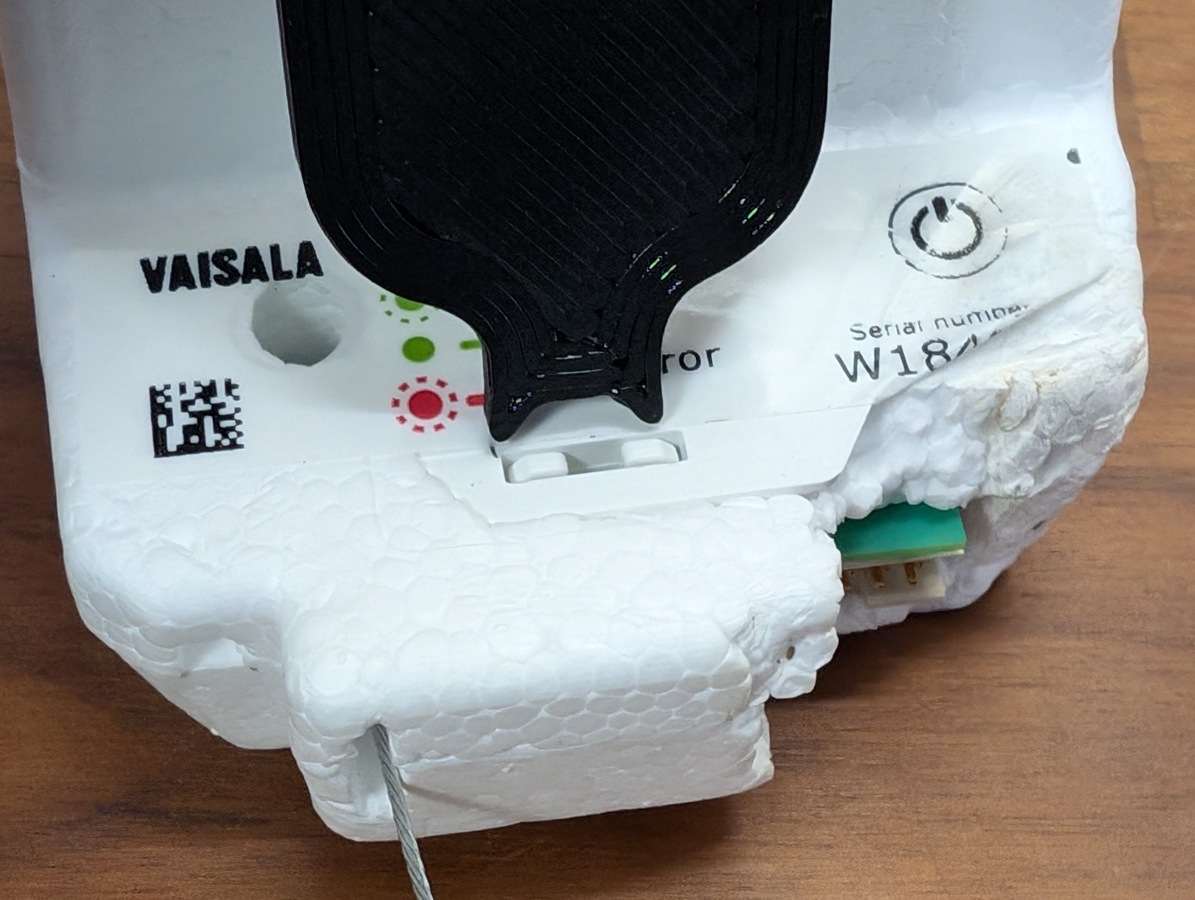 Vaisala RS41 Radiosonde Tool (To release the clips and open) by crash ...