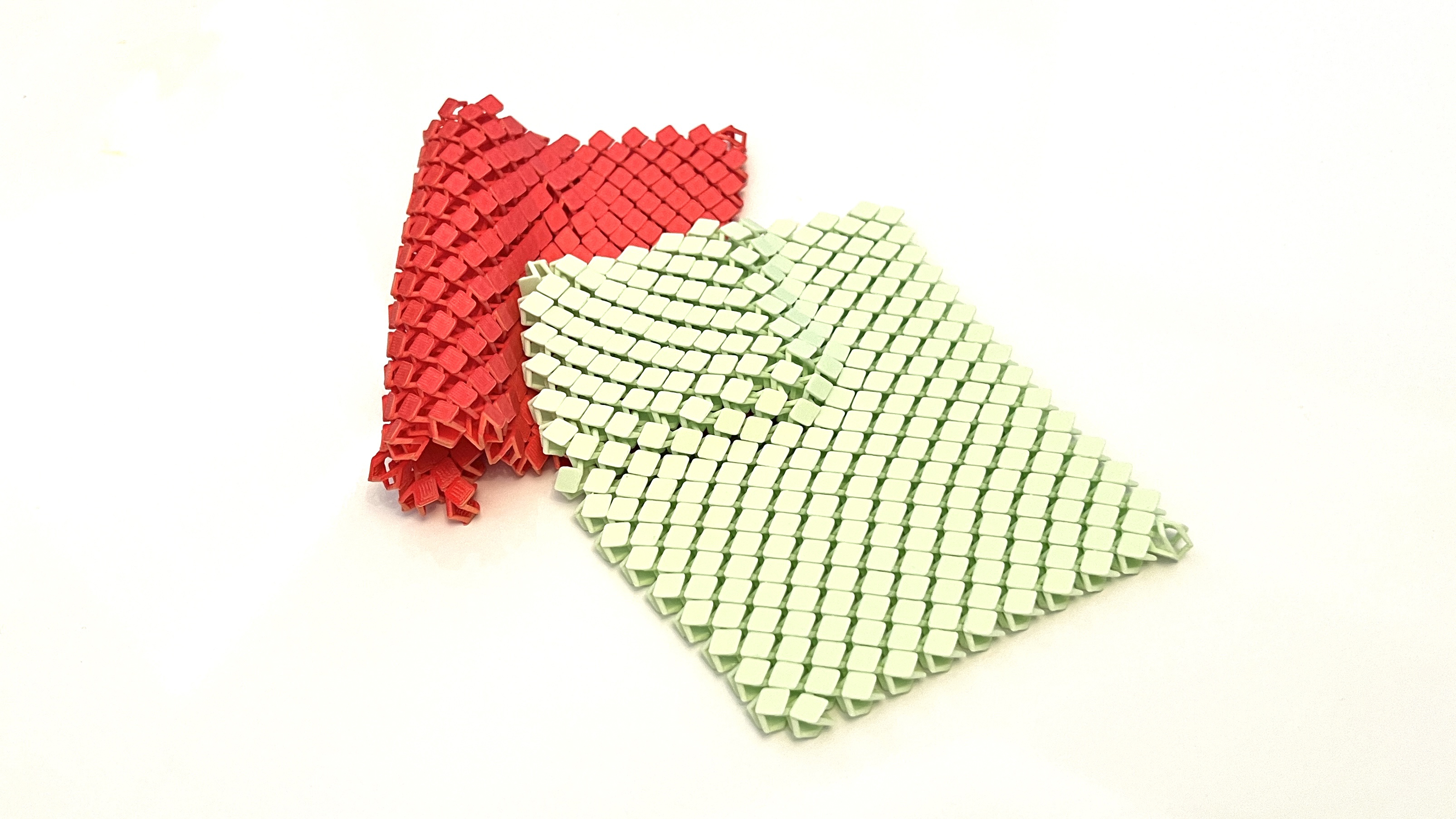 Diamond Patterned 3D Chainmail Fabric par Rob Deckert | Téléchargez ...