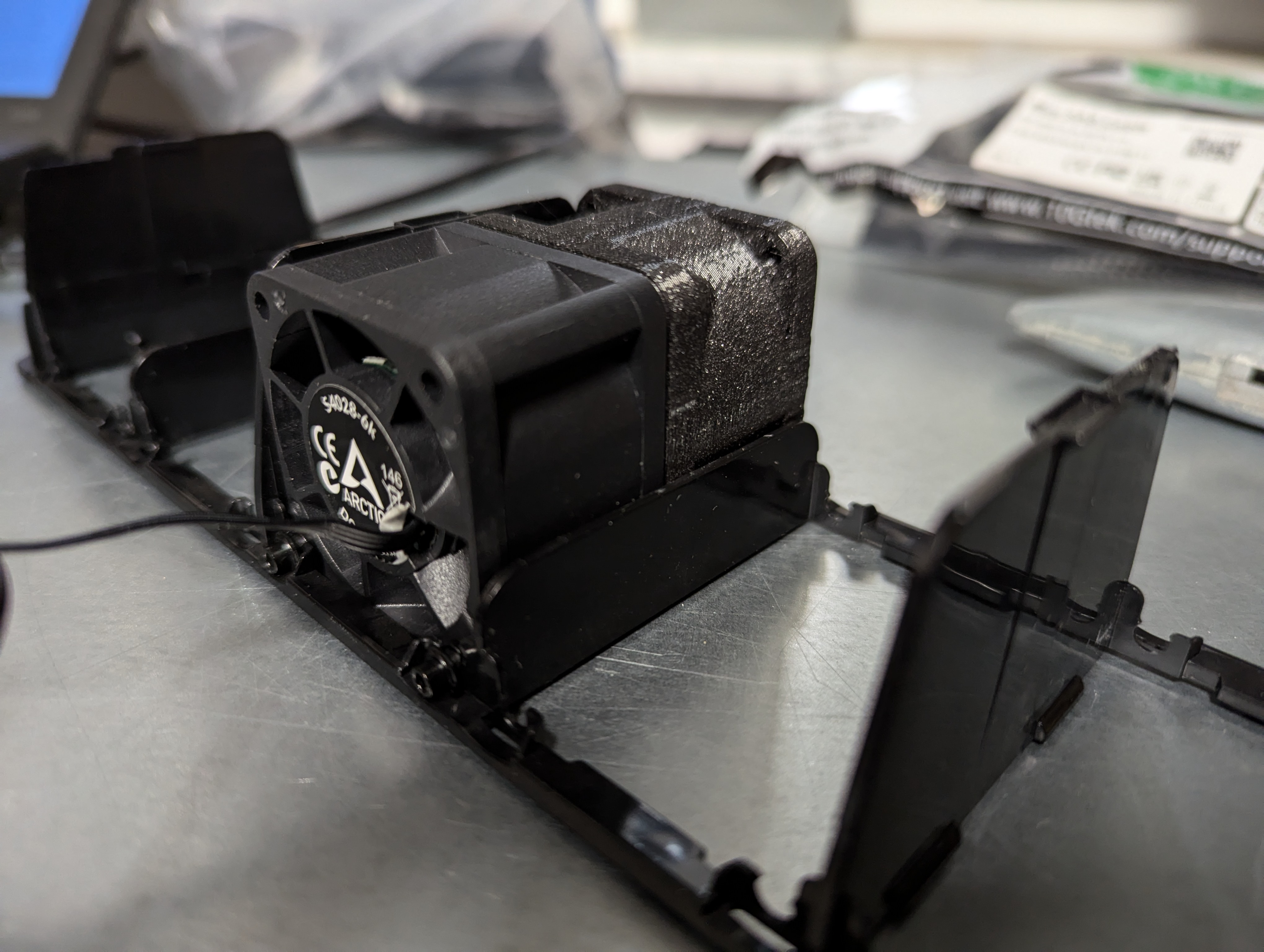 40mm silent fan Adapter for 1U servers (shorter version for 28mm fans ...