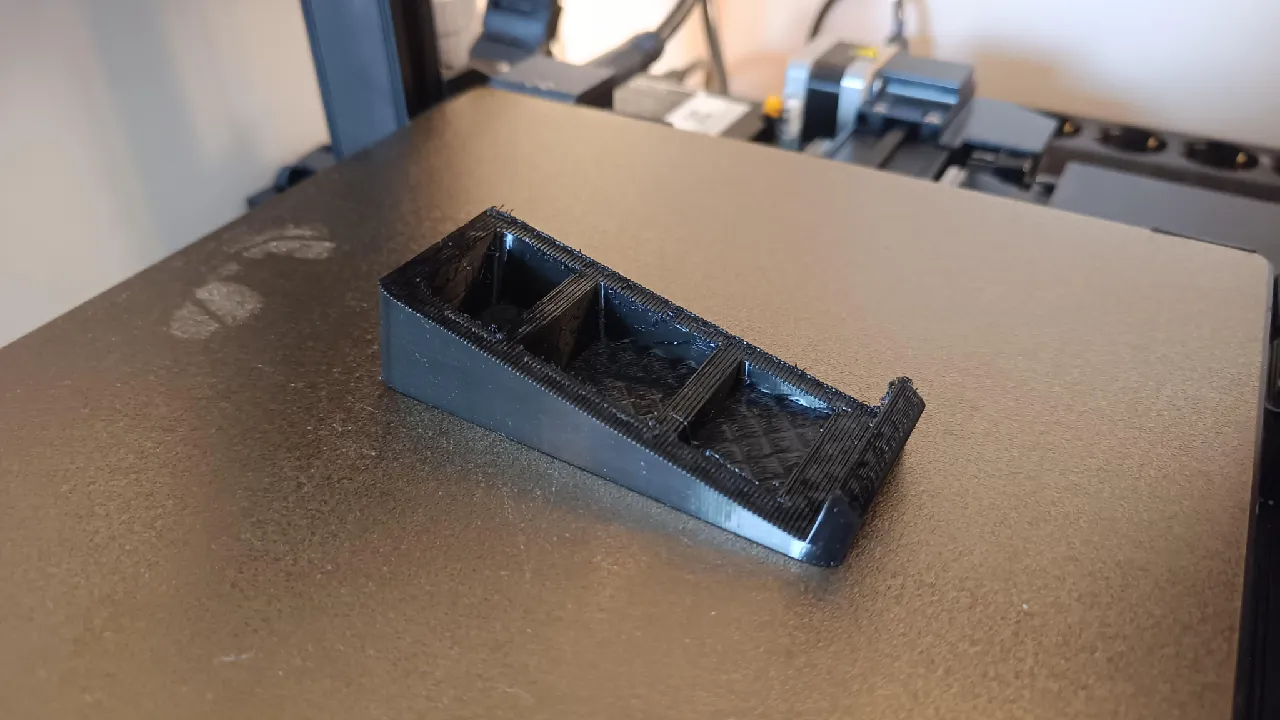 Soundbar/speaker stand by SASFPV | Download free STL model | Printables.com
