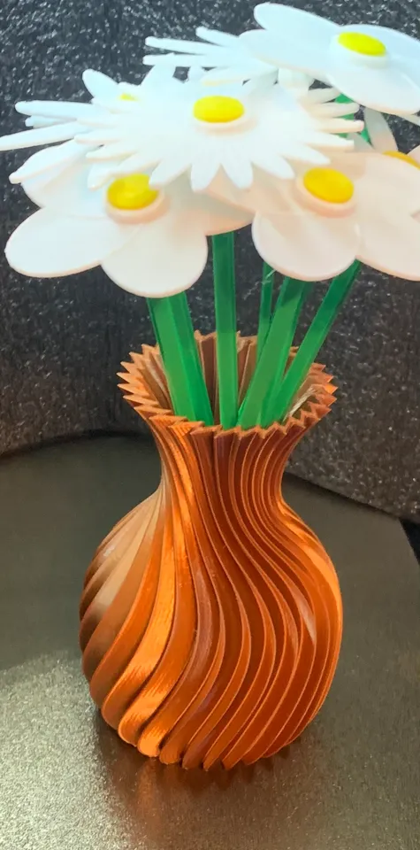 Twisted Vase by jermaine | Download free STL model | Printables.com
