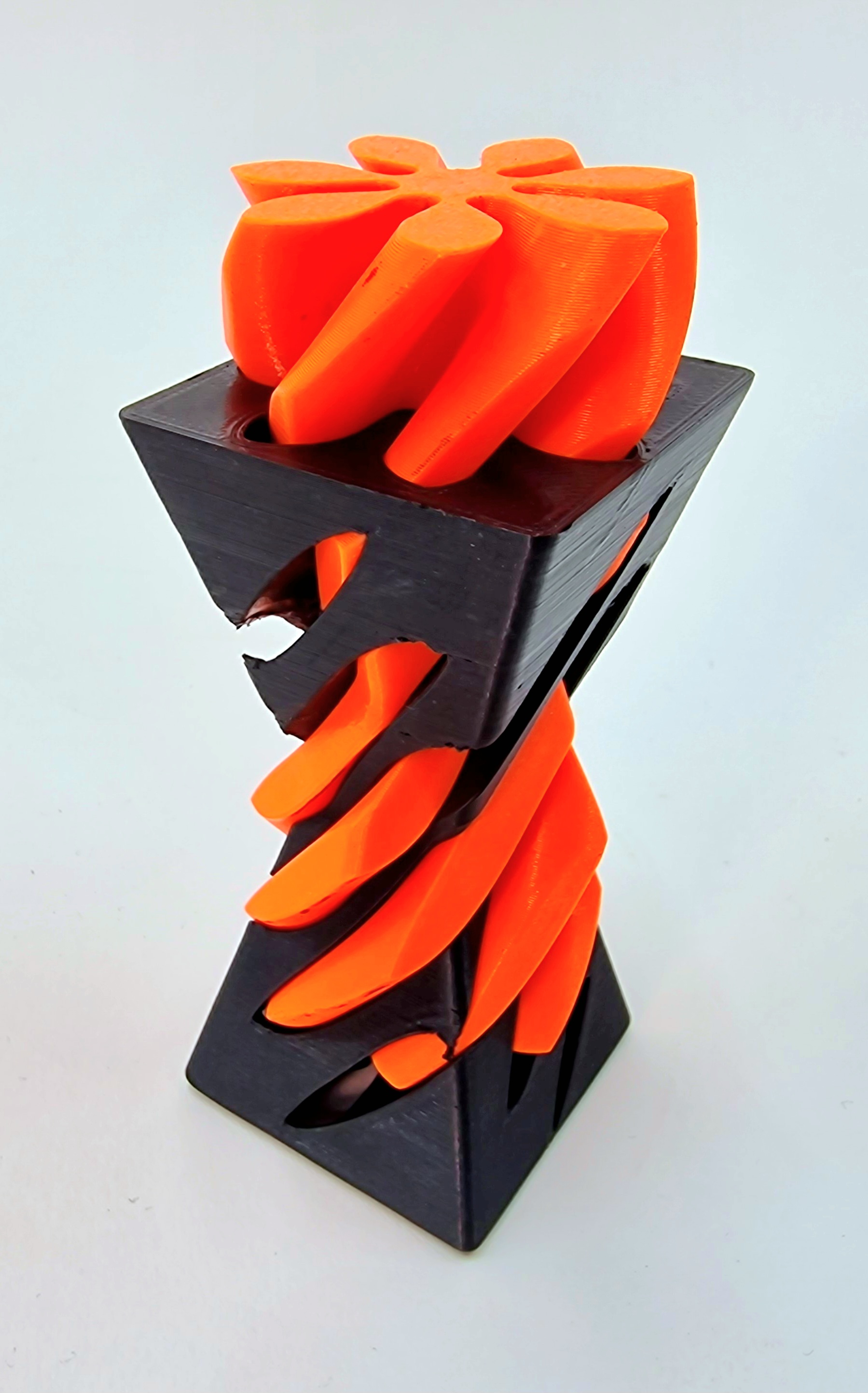 Impossible Passthrough Pyramid and Cone style hourglass (Dubbel Size ...