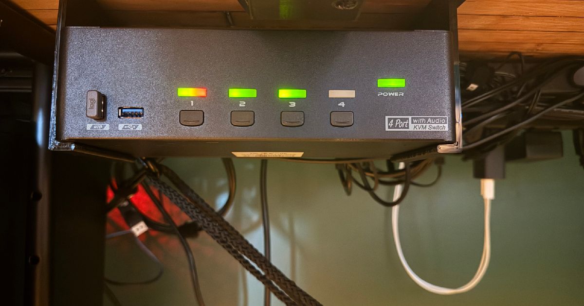 Level 1 Tech dual monitor KVM mount by Engineer997 | Download free STL model | Printables.com