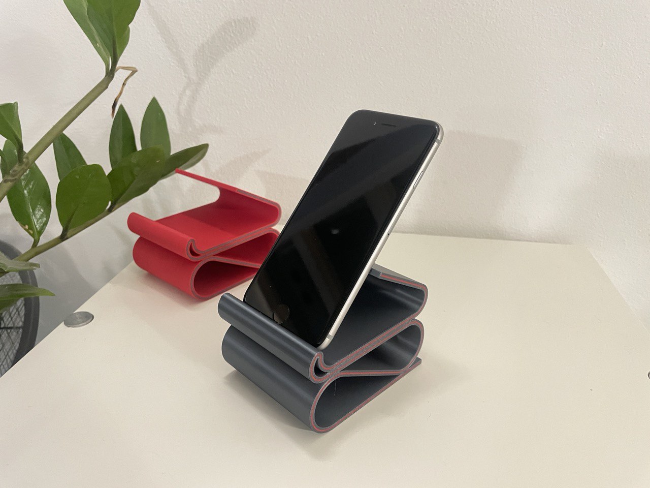 Phone Table Stand by FabioGhiro | Download free STL model | Printables.com