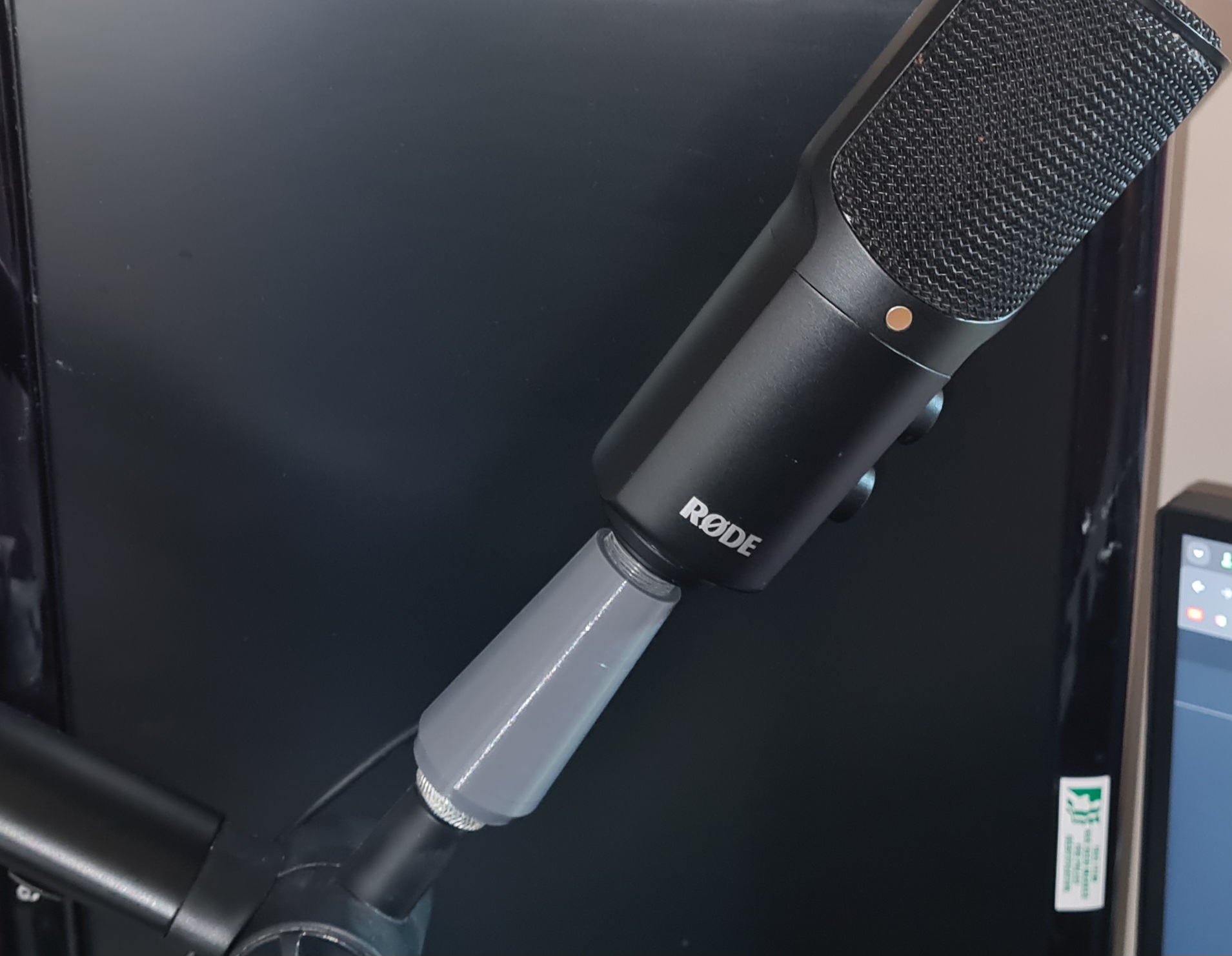 Rode NT-USB Microphone Mount Replacement by Clenoka | Download free STL ...
