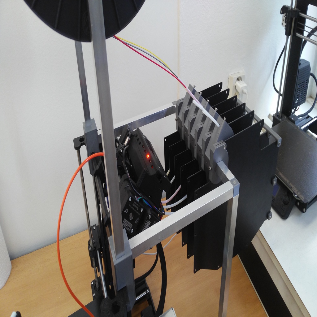 Prusa i3 MK3 MMU2 filament holder and buffer (top load) by Jakub Geyer ...