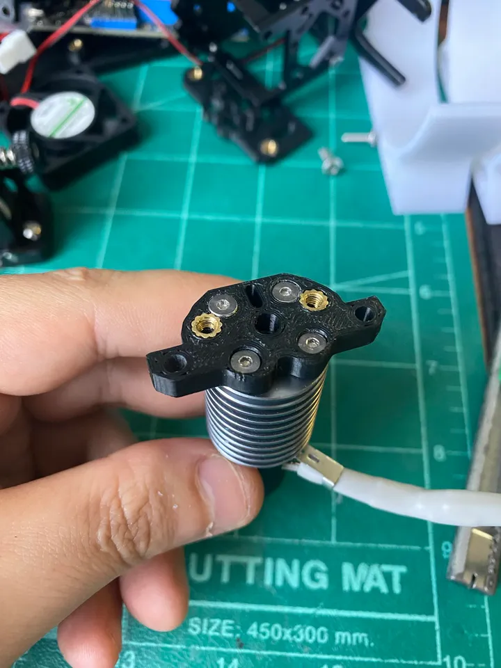 Vzbot universal adaptor for printhead by Wizwizyo | Download free STL ...