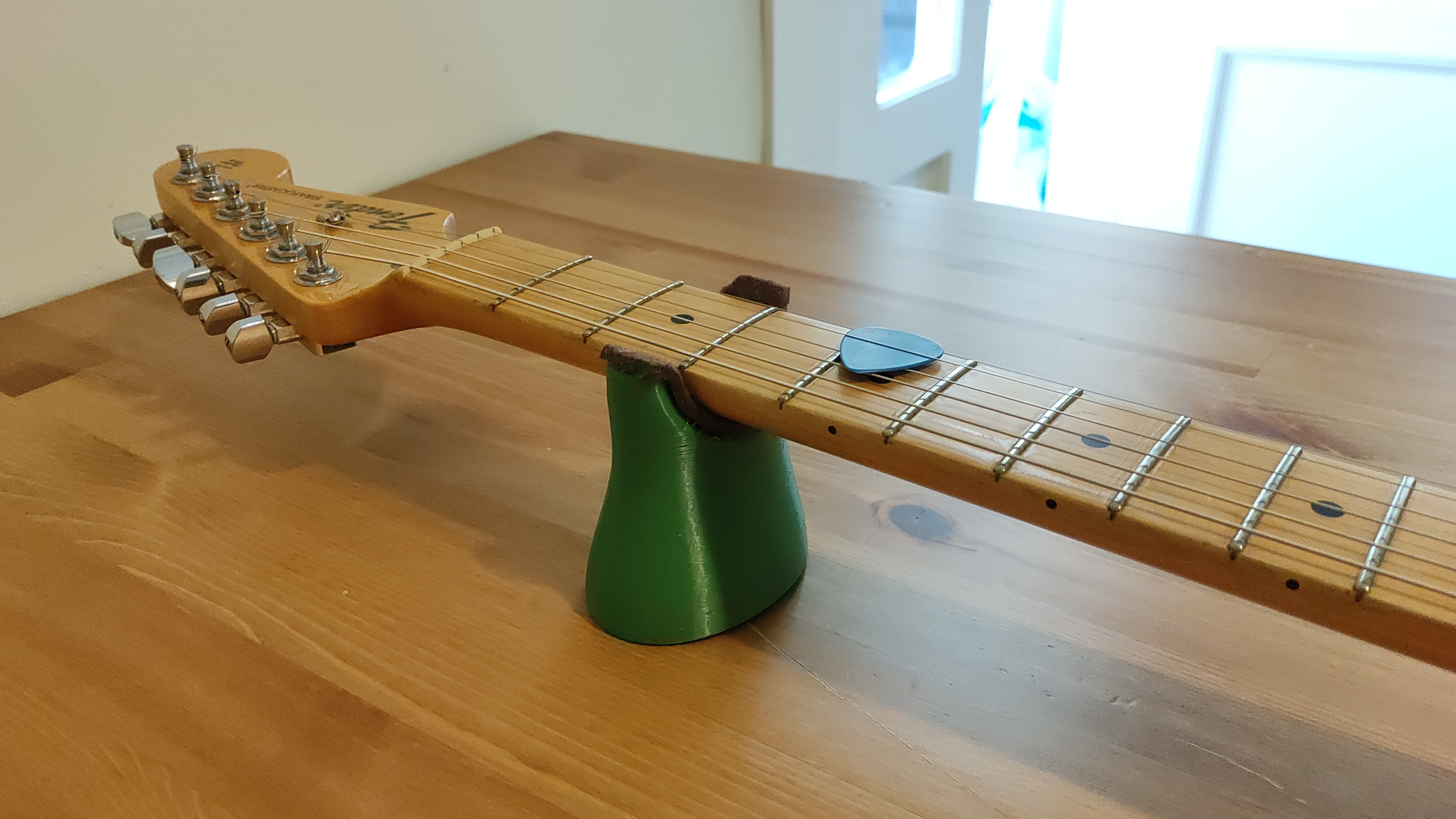 Electric guitar neck support (Strat optimized) by kulalua88 | Download ...