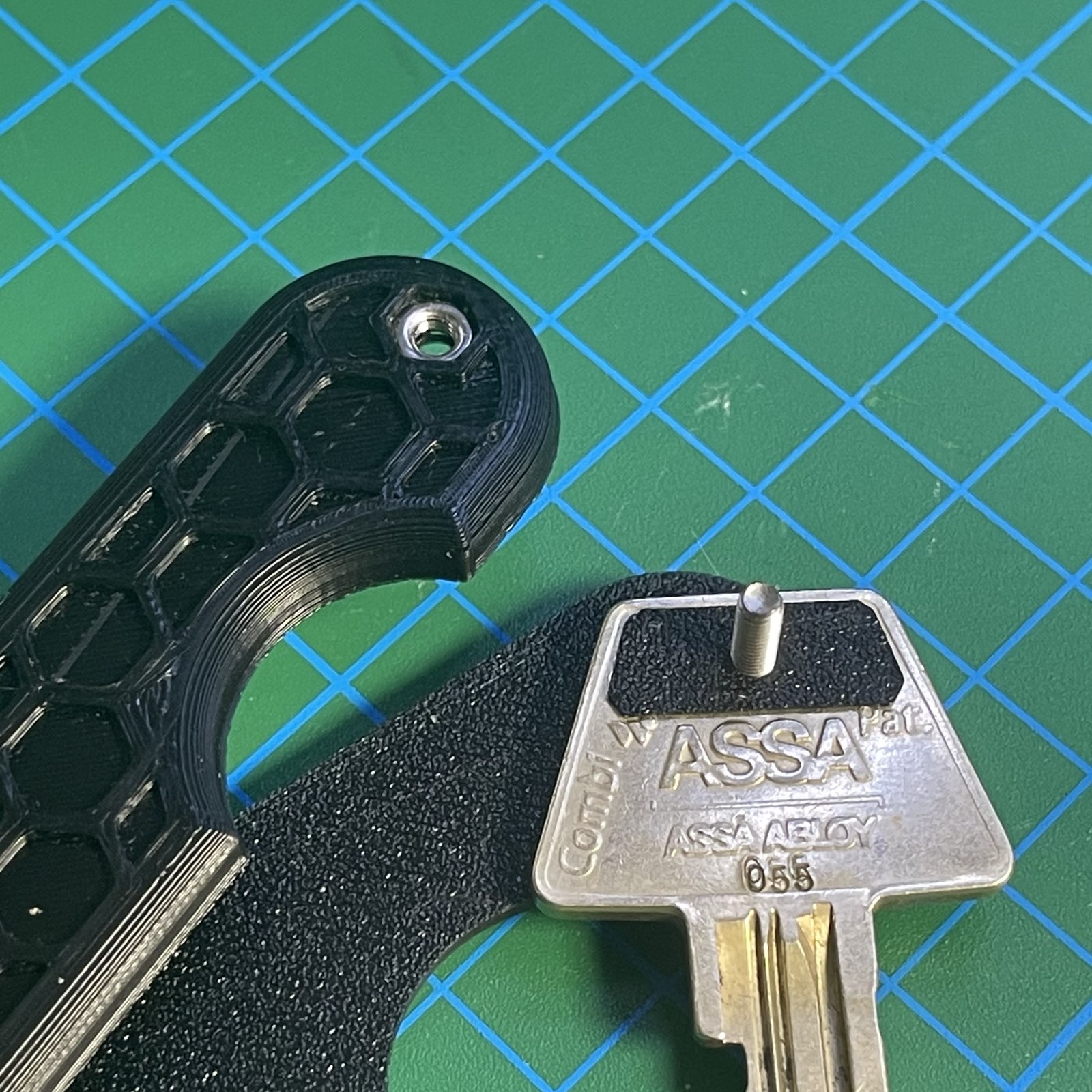 ASSA Abloy Key Hole Adapter for M3 Screw by Alistair Thalorius ...