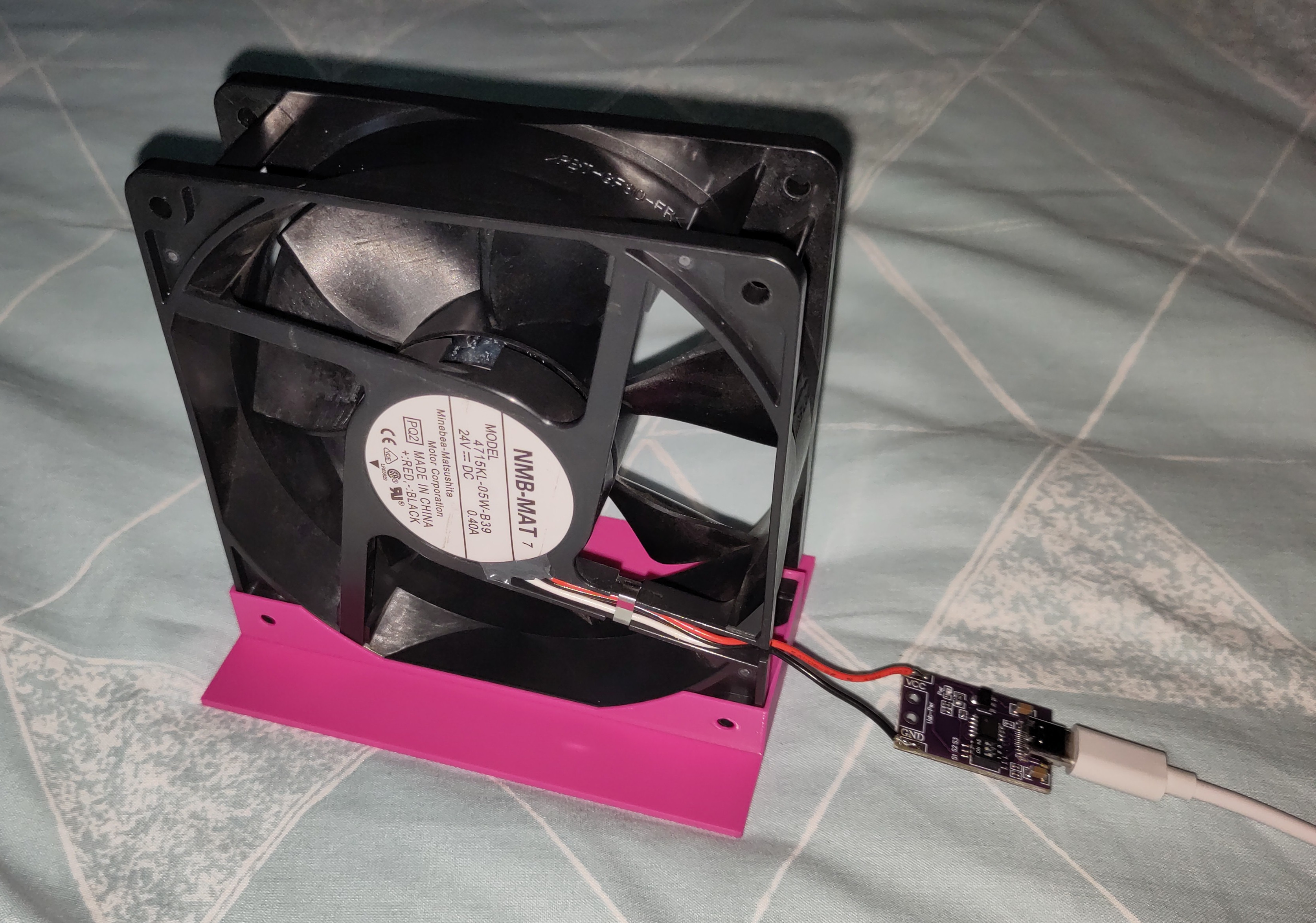 Chassis fan to desk fan mount by dannixon | Download free STL model ...