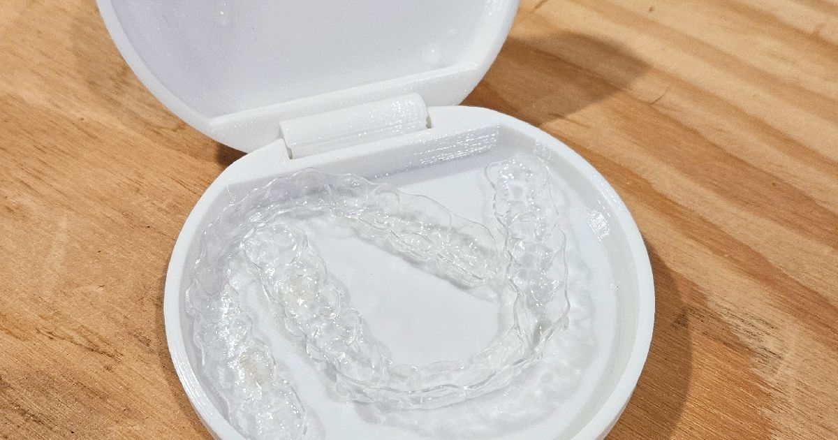 Invisalign case 3x6 magnets remix by roblpetty | Download free STL ...