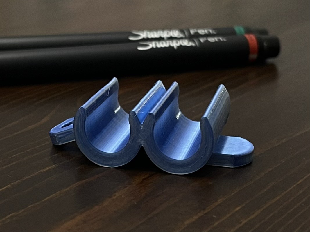 Hanging Dual Pen Holder by maker-tgin | Download free STL model ...