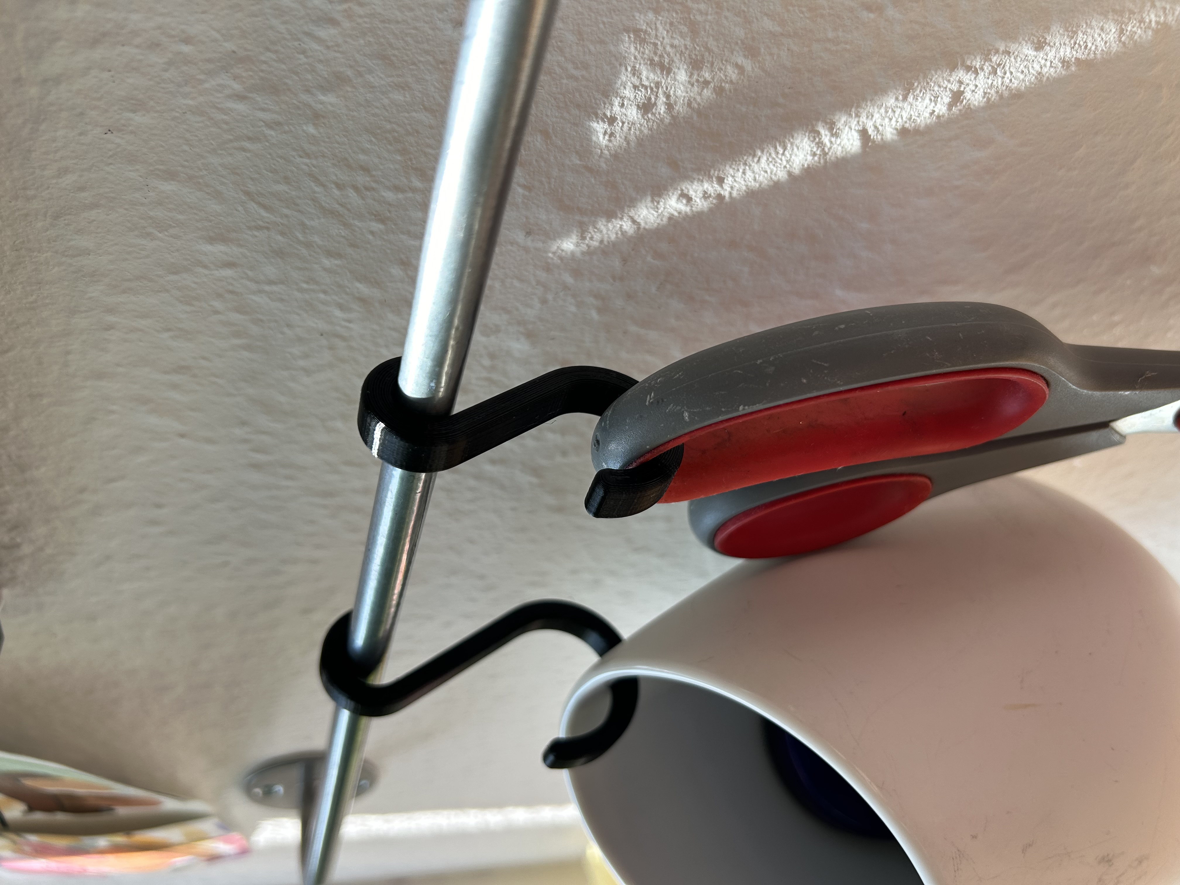 S-hooks asymmetric with varying inner diameters by BrianMelgaard ...