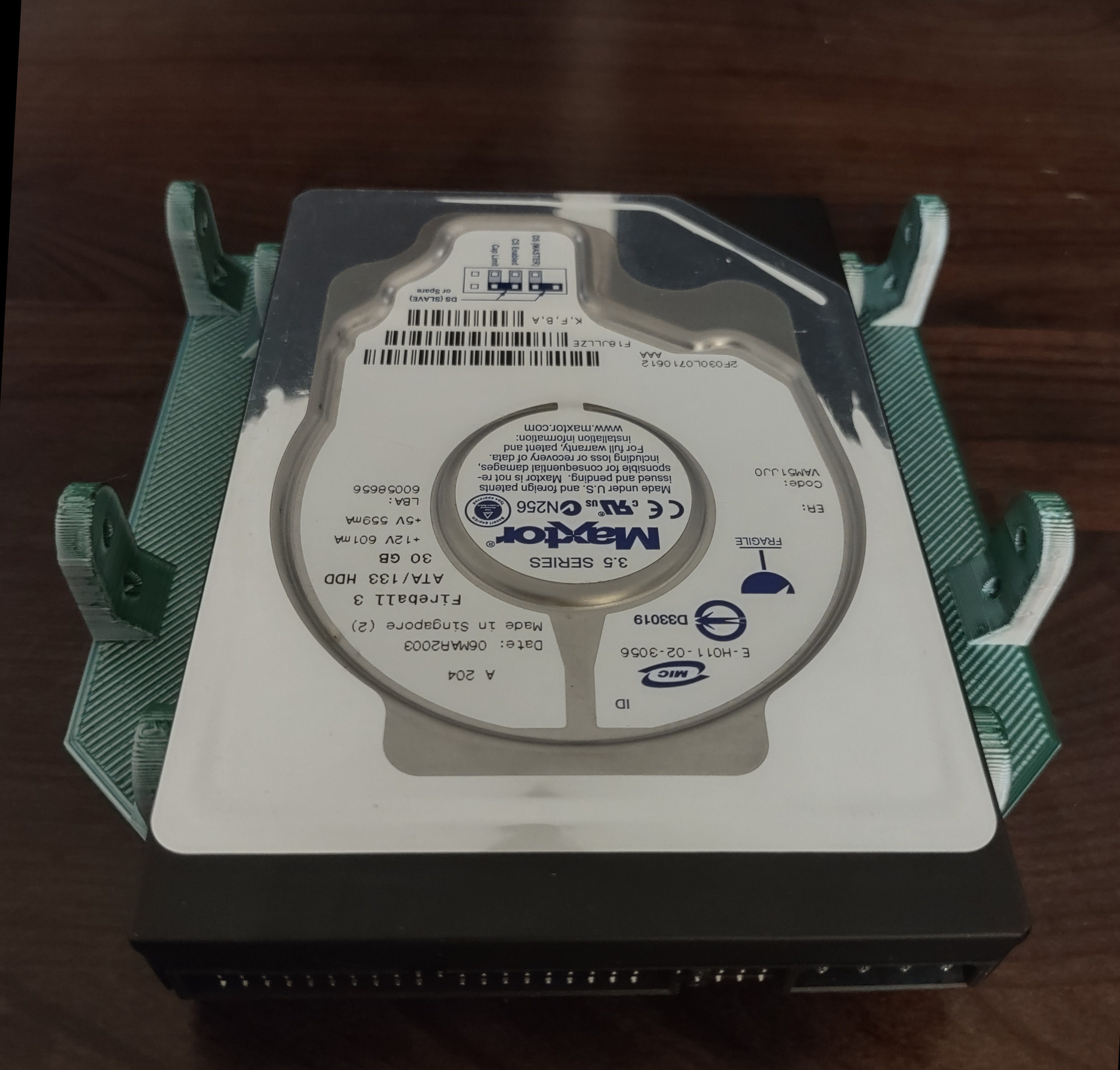 Hard drive bay adapter - 2.5" and 3.5" drive to 5.25" bay by Jesster ...