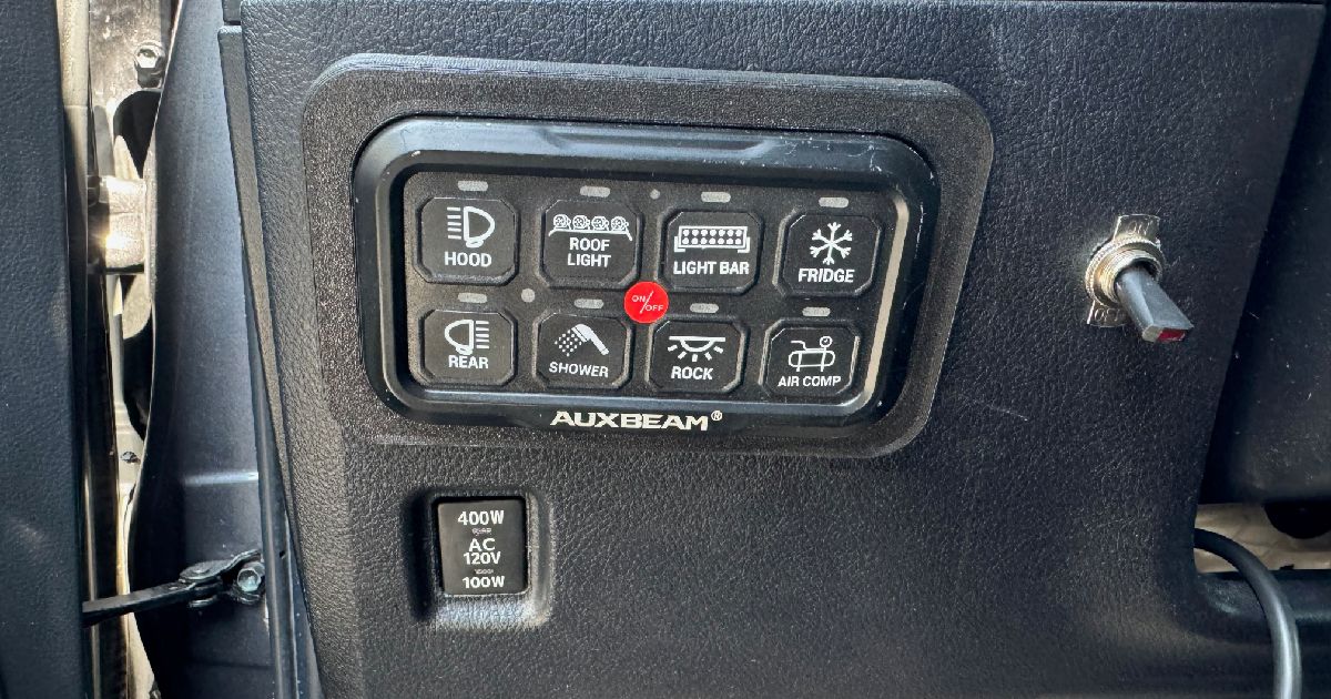 Auxbeam 6 Gang Panel Flush Dash Mount von swansosj | Kostenloses STL ...