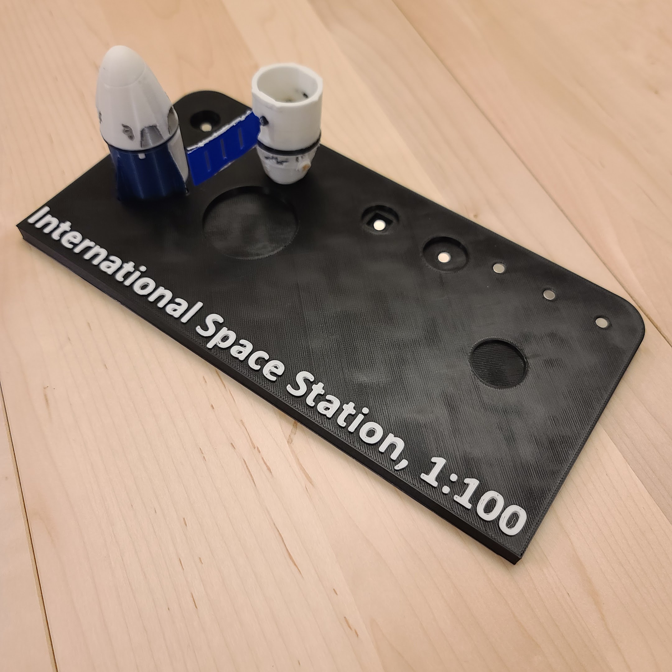 ISS 1:100 Display Stand by maxfagin | Download free STL model ...