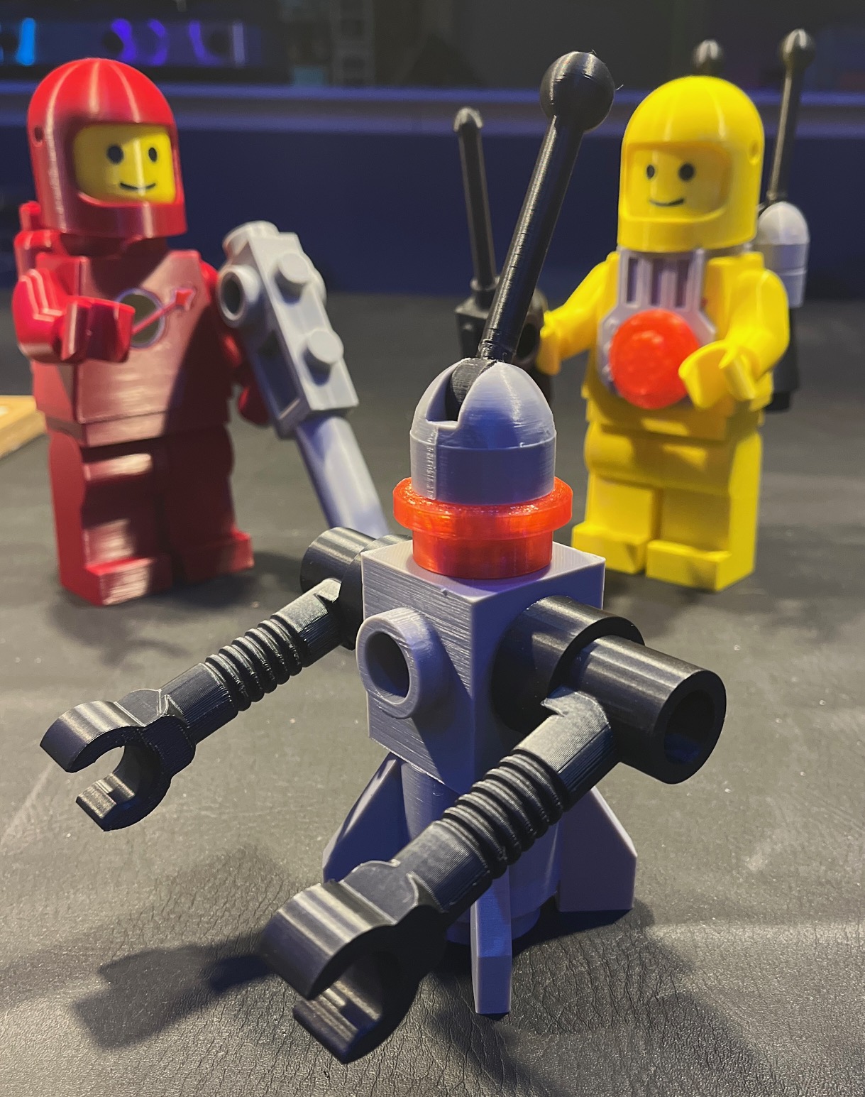 Mega-sized Lego-like Classic Space Mini-Figures by BrickDreams ...