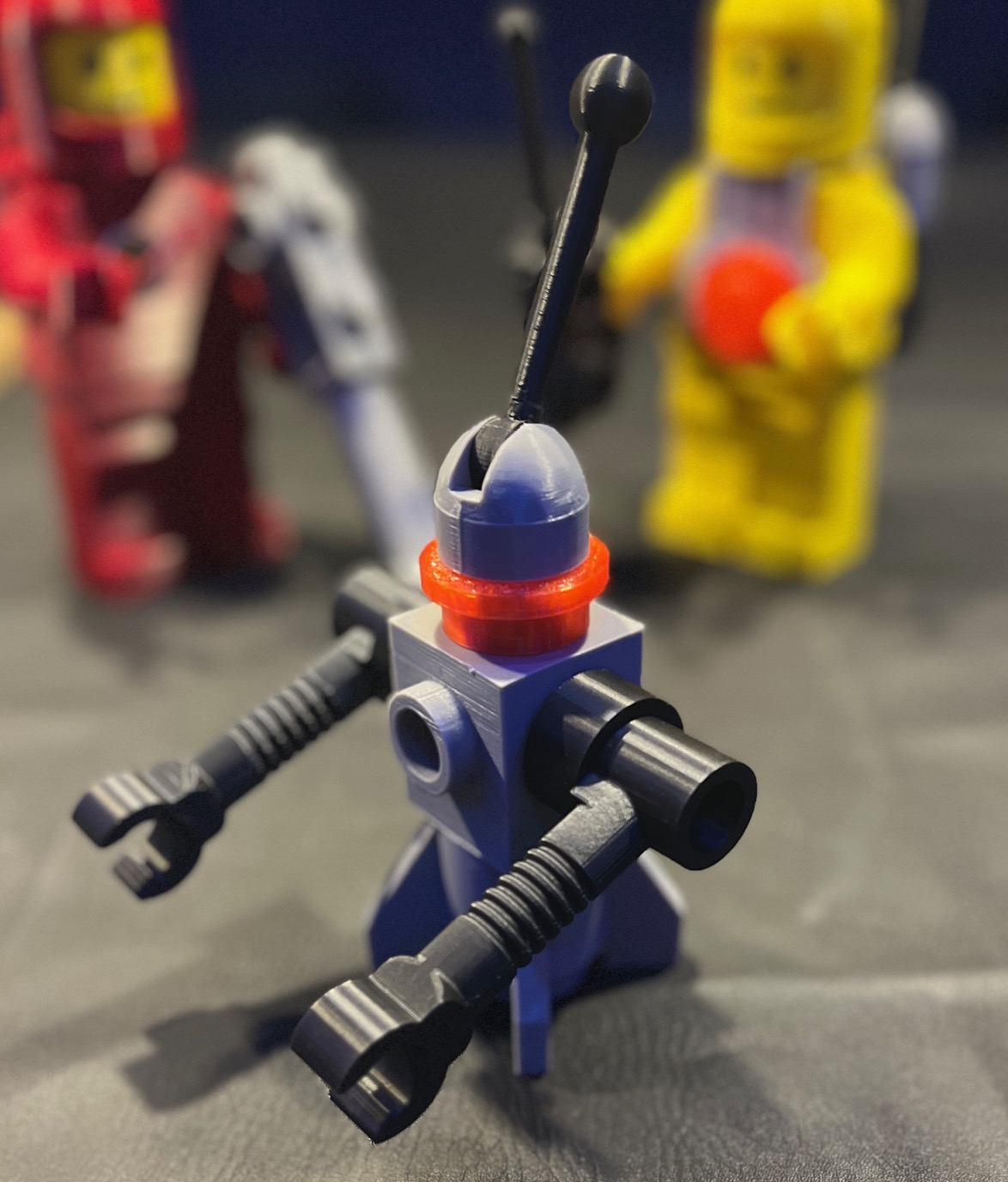 Mega-sized Lego-like Classic Space Mini-Figures by BrickDreams ...