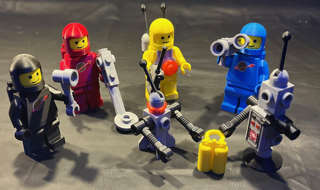 Mega-sized Lego-like Classic Space Mini-Figures by BrickDreams ...