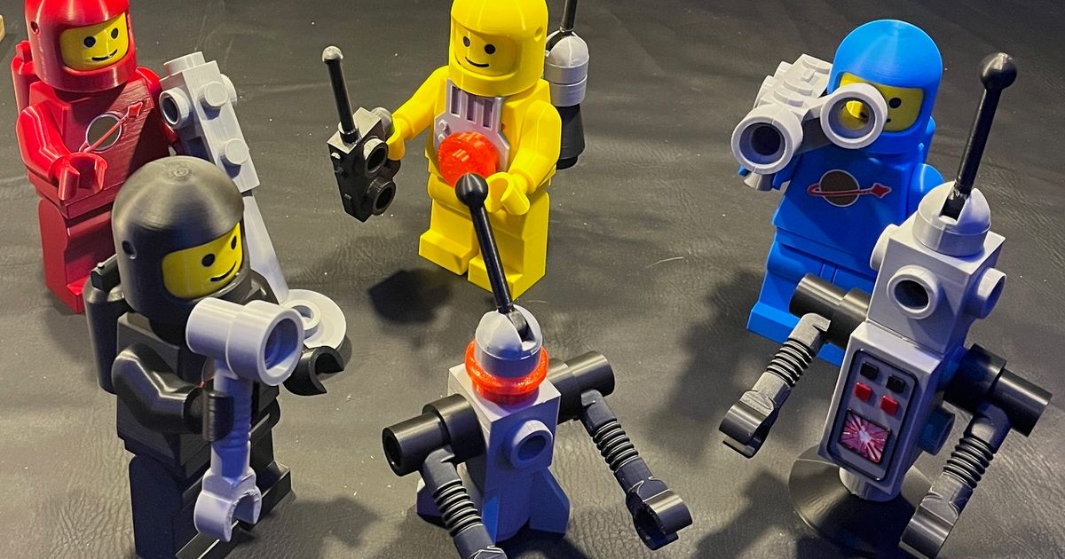 Mega-sized Lego-like Classic Space Mini-Figures by BrickDreams ...