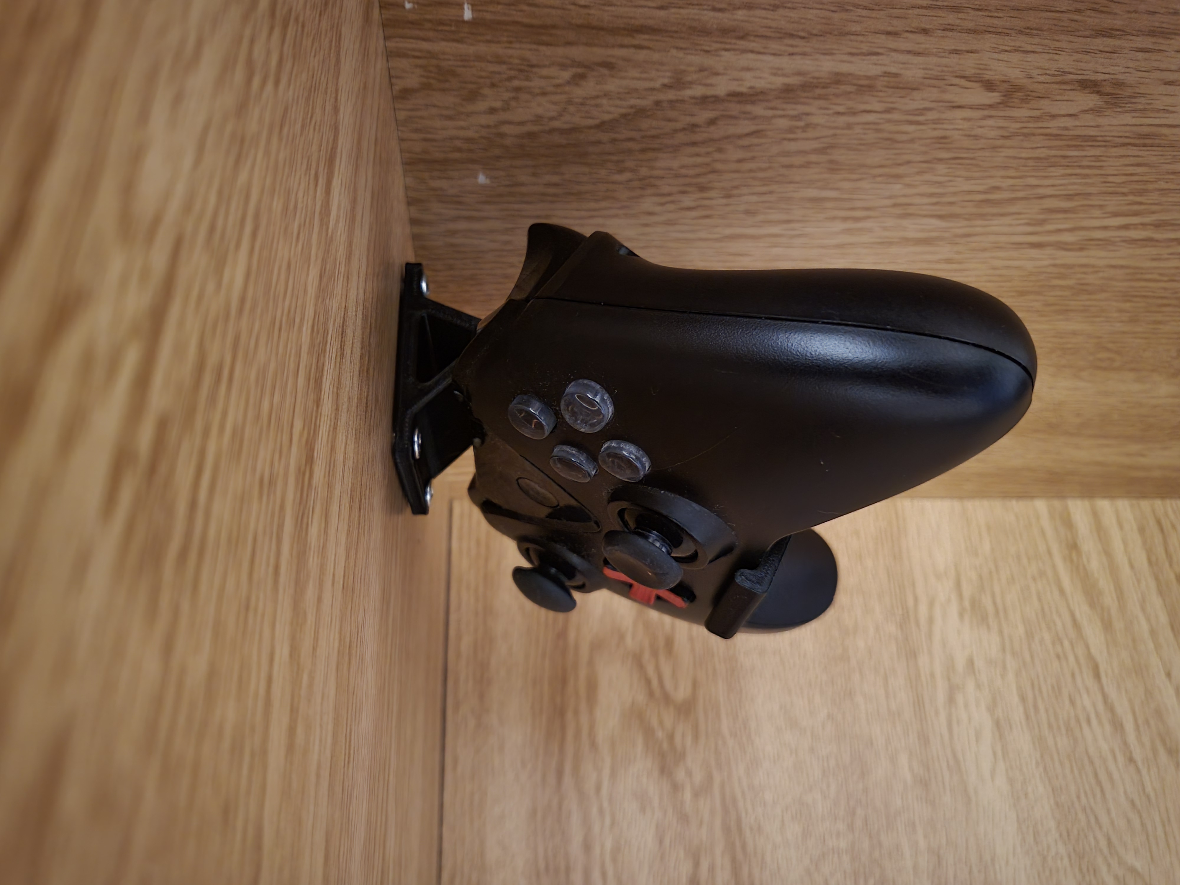 Controller holder under desk (Xbox series X|S) by TheRoyalEngineer ...