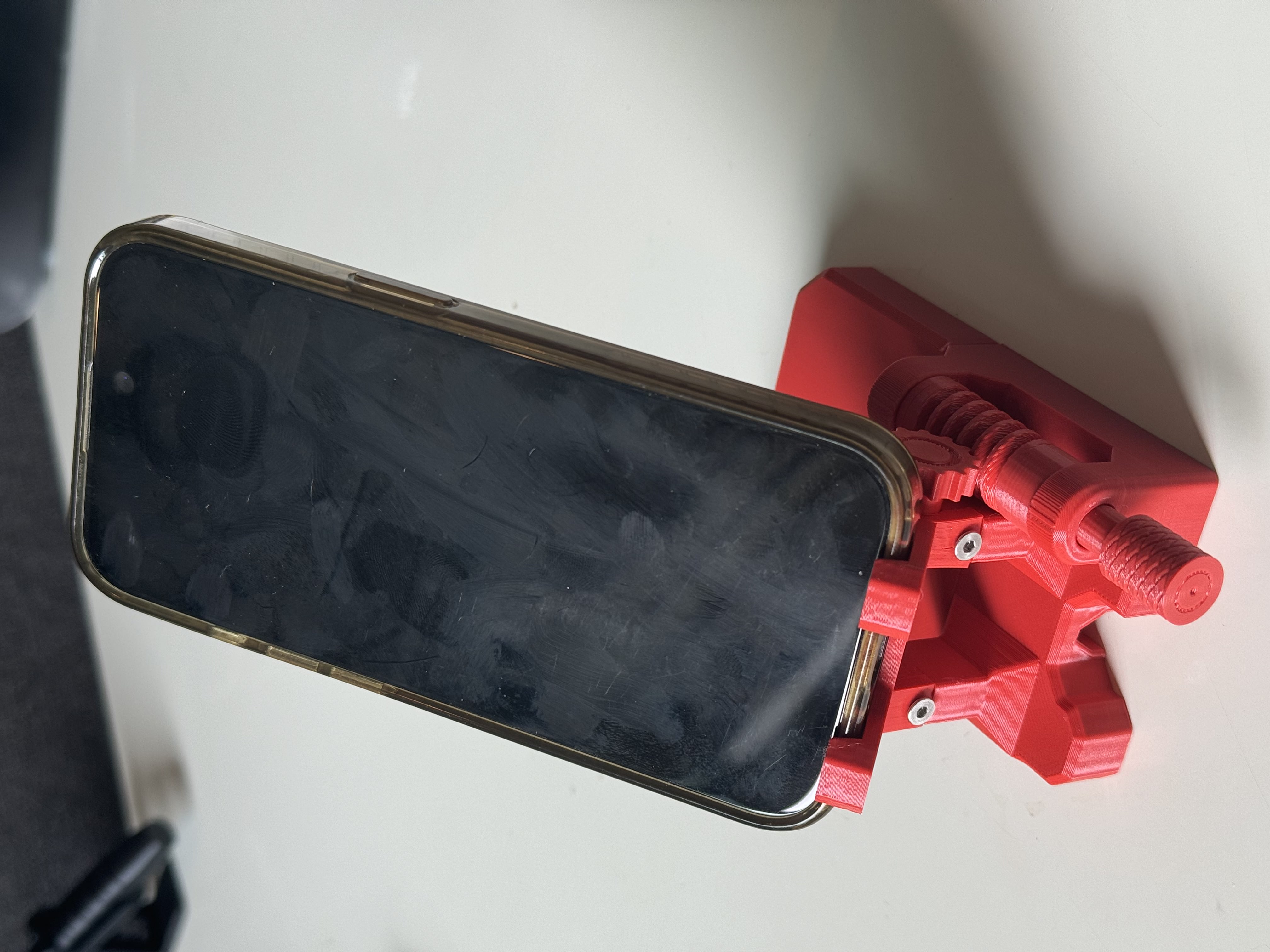 Multiangle phone stand with gear by Myo Thet Naung | Download free STL ...
