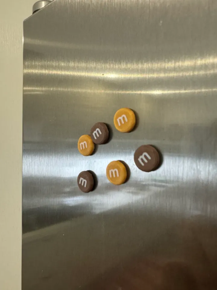 m&m magnet by Diogo Resende | Download free STL model | Printables.com