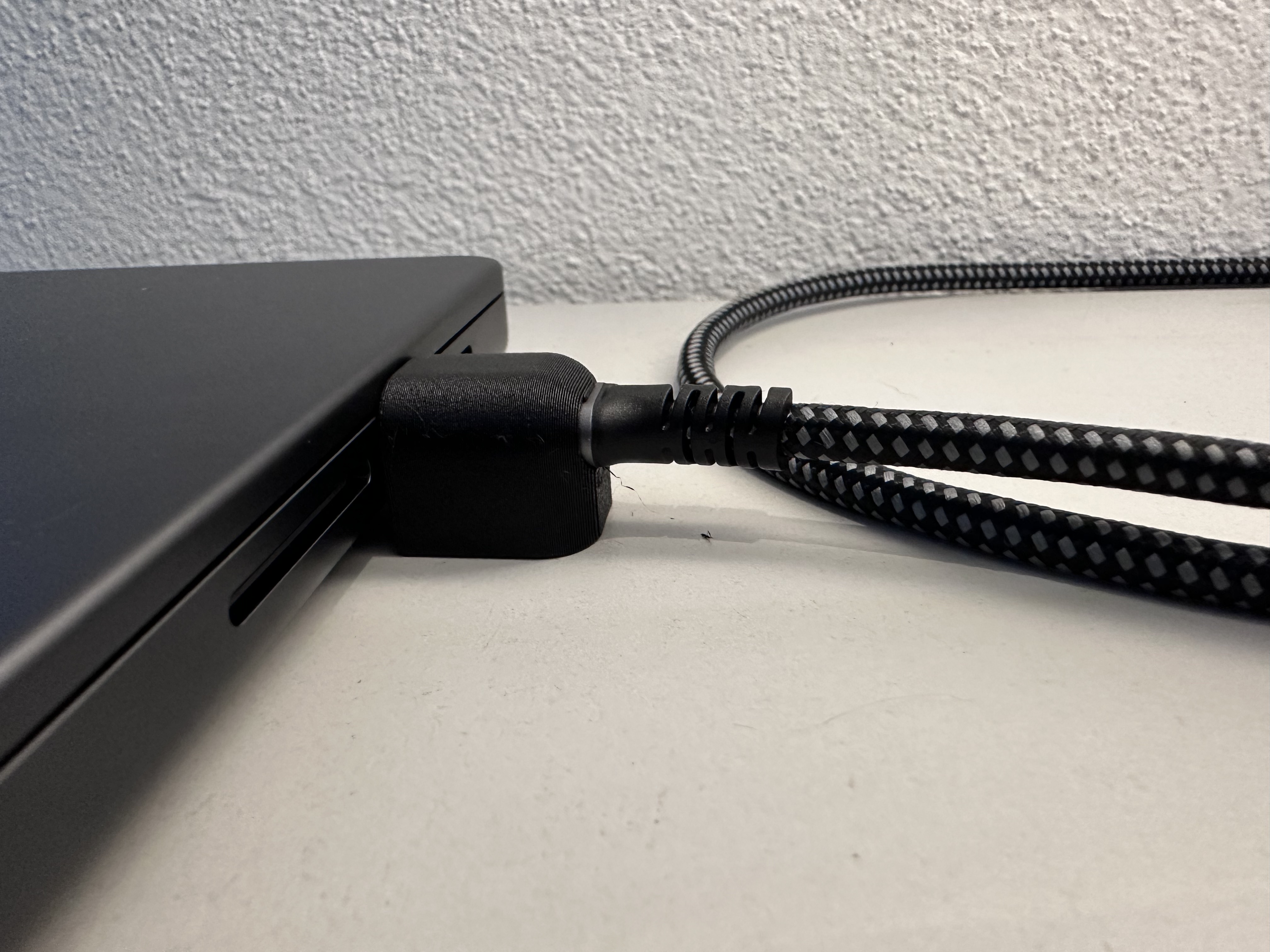Typ-C Support MacBook Pro by Janick | Download free STL model ...