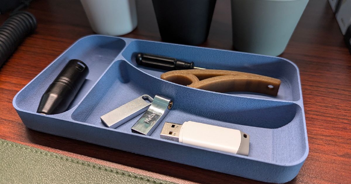 Simple modern Desktop Tray by jake_social | Download free STL model ...