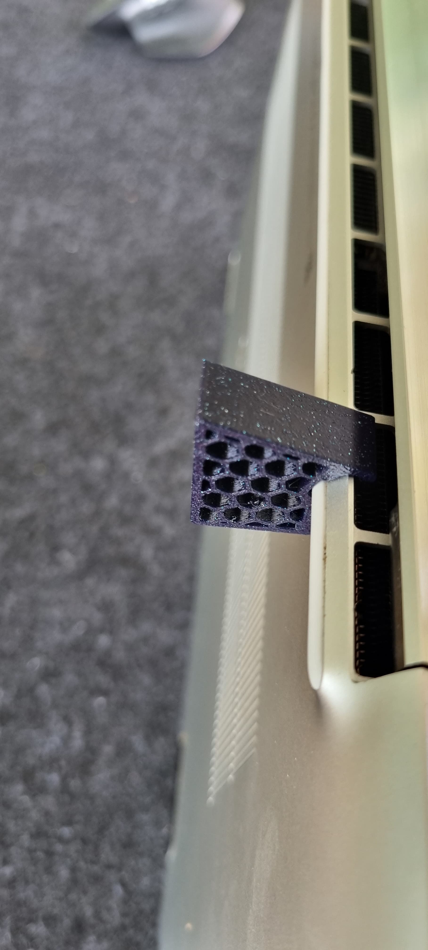 Dell XPS 9700 (2020) Riser / Ventilation Feet (v3.0) by 3D-DA ...