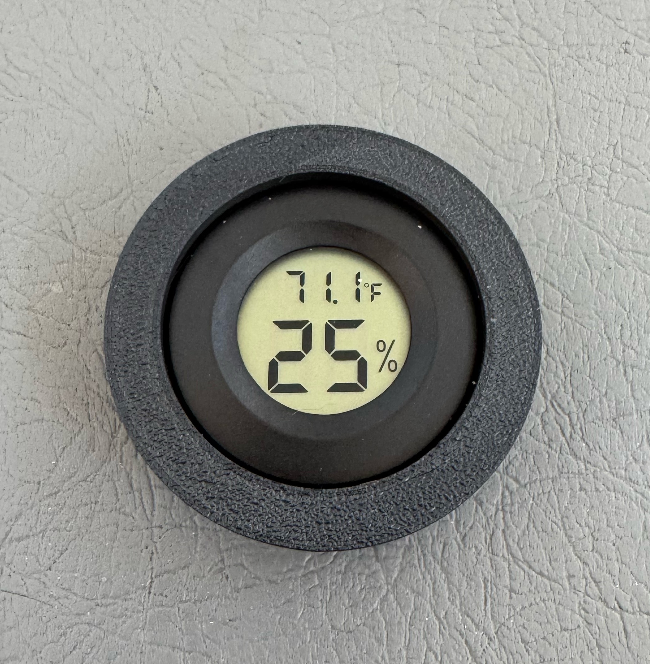 Hygrometer adapter for 4L drybox containers par Curtis Galloway ...