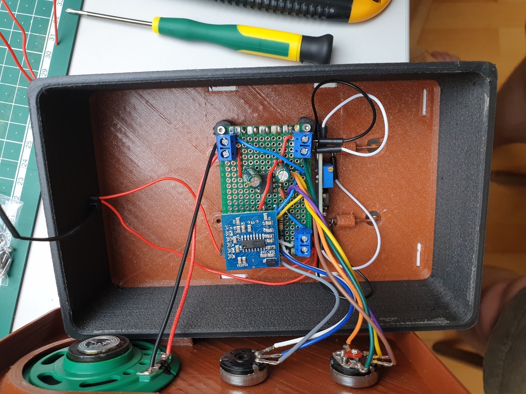 Polaroid Radio by merlin | Download free STL model | Printables.com