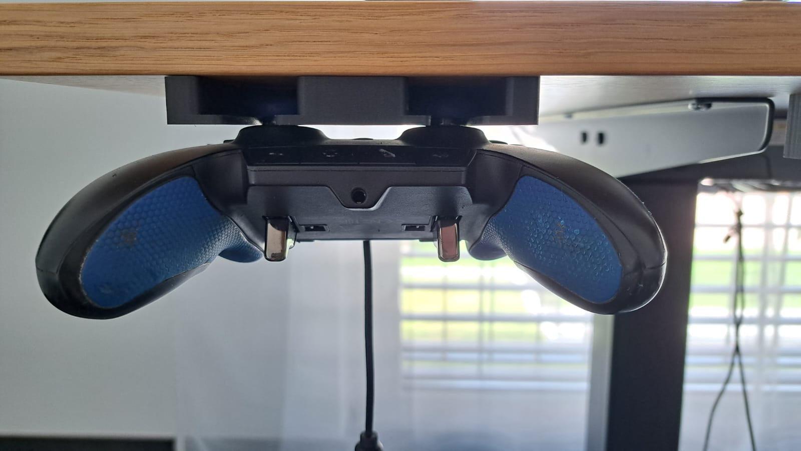 Razer Raiju Gamepad Under Desk Mount by Patrik | Download free STL model | Printables.com