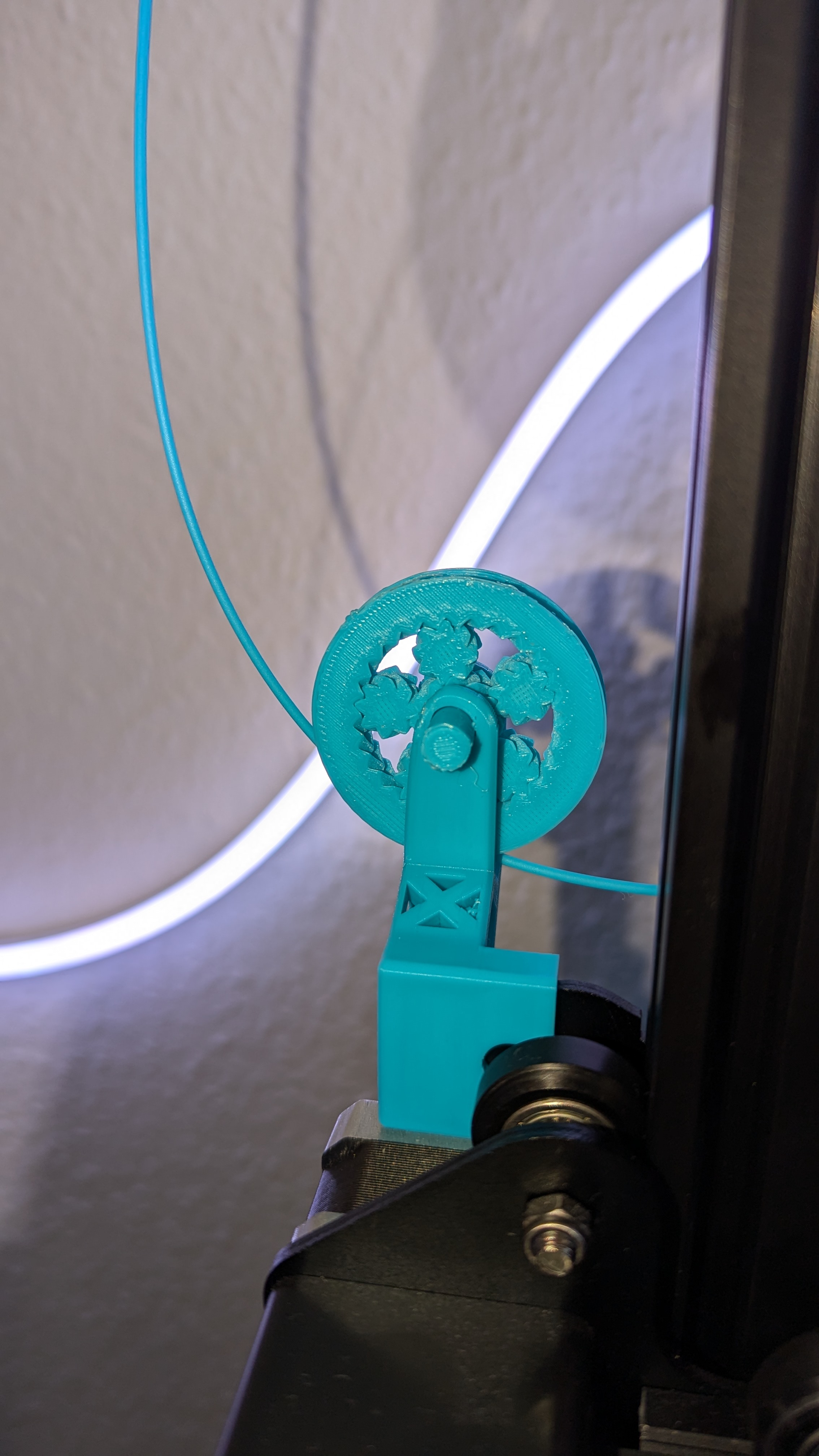 Ender 3 and 3 V2 NEO Filament Guide (printed bearing and securing Pin ...