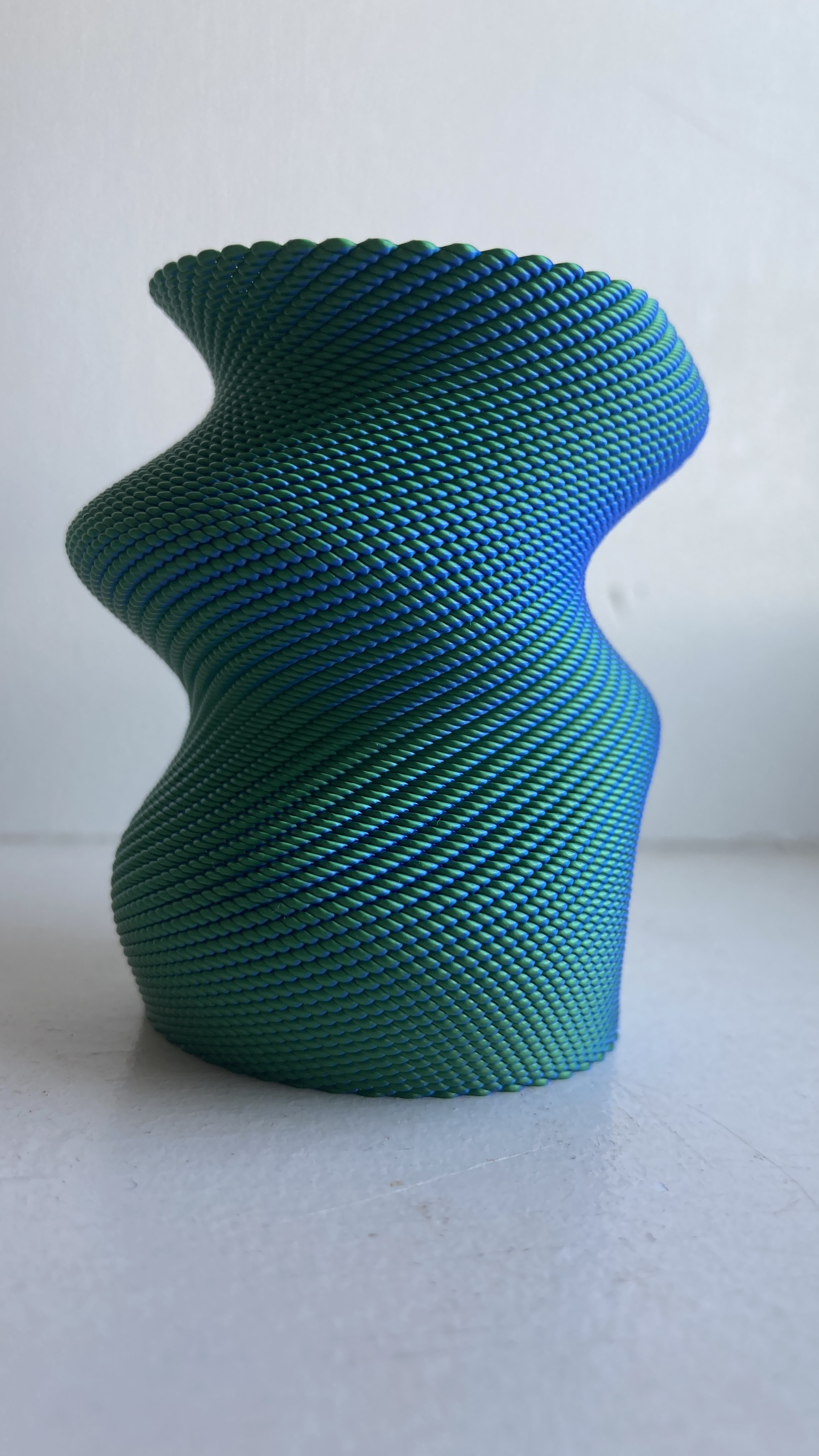 Modern vase - Wavy - Textured by Coligny3d | Download free STL model ...