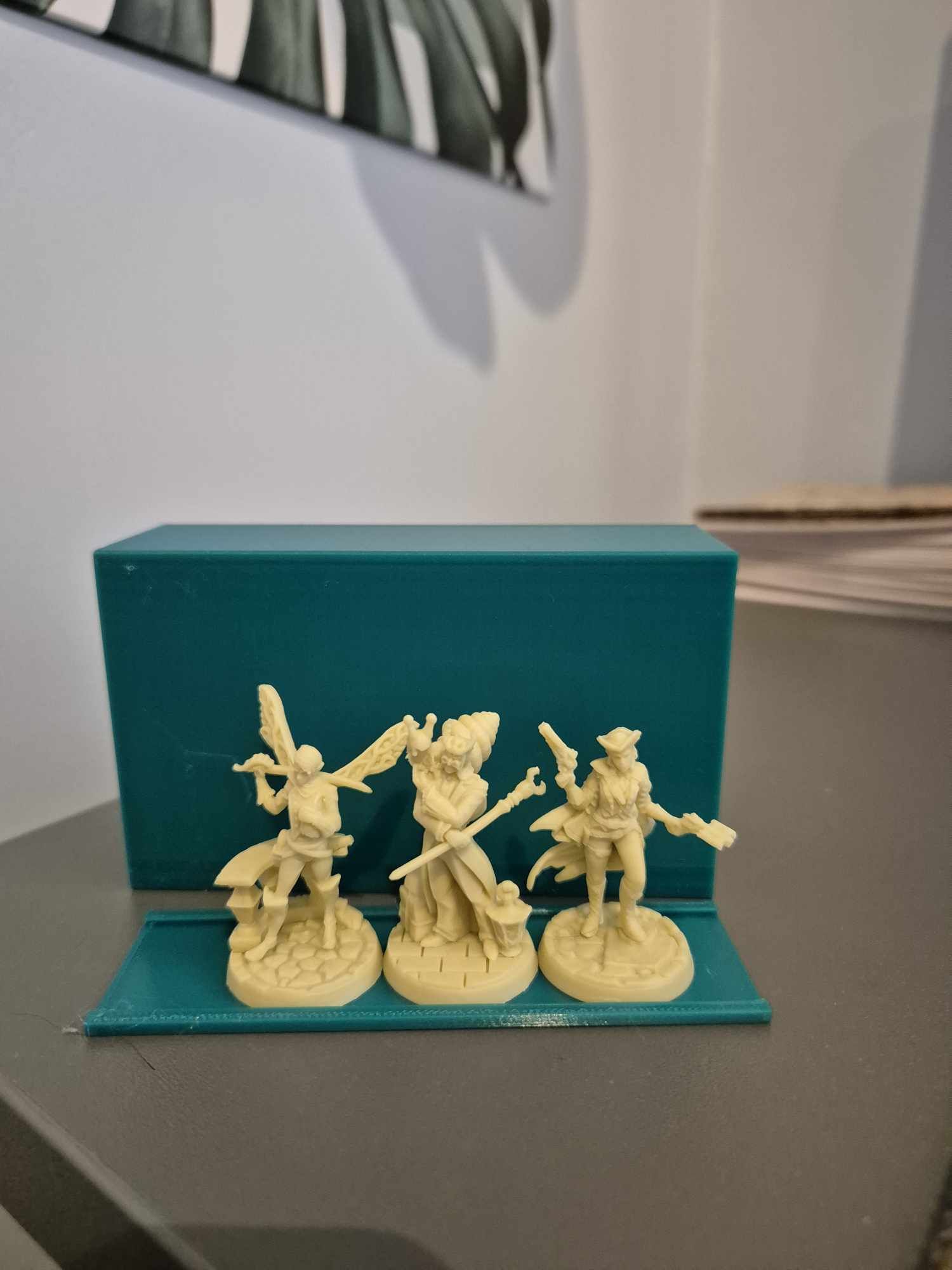 Miniature holder by Pergolje | Download free STL model | Printables.com