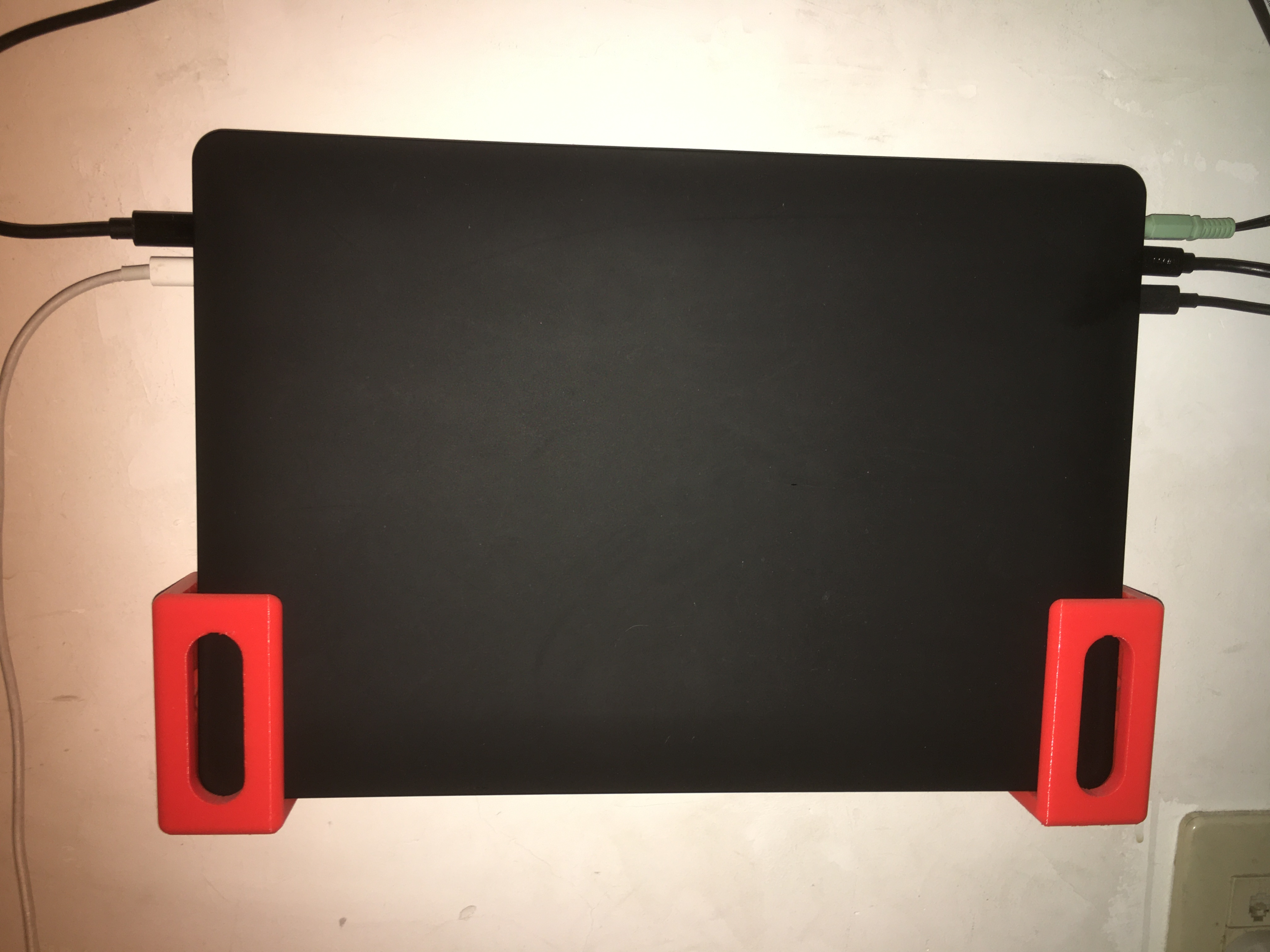 Macbook pro wall mount by Jim.Lee | Download free STL model ...