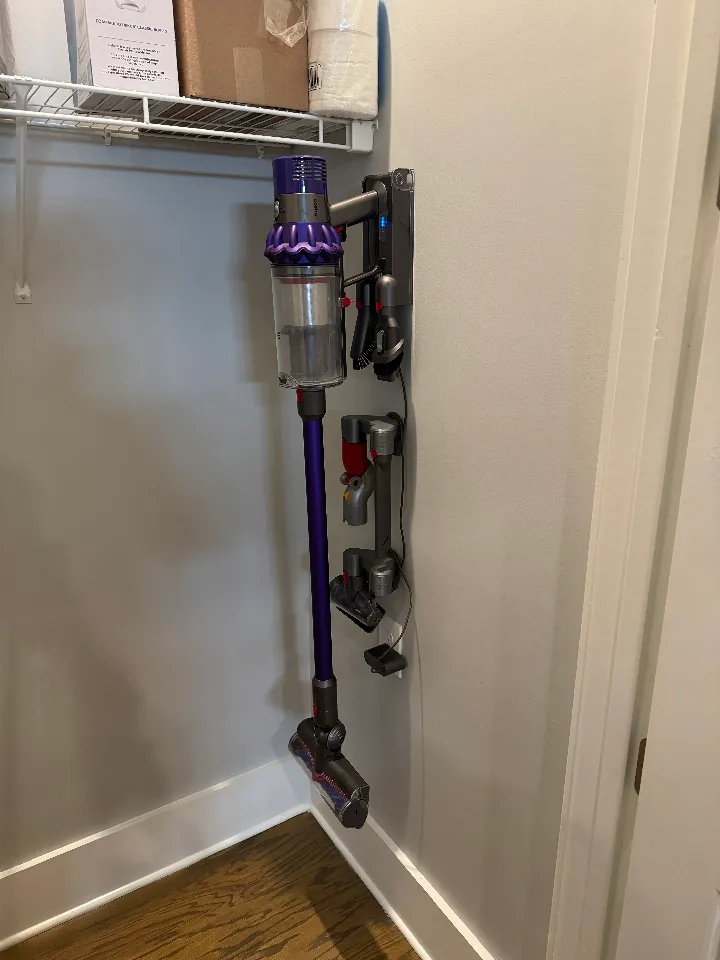 Dyson V8 Origin Attachments Wall Mount by Ryan | Download free STL ...