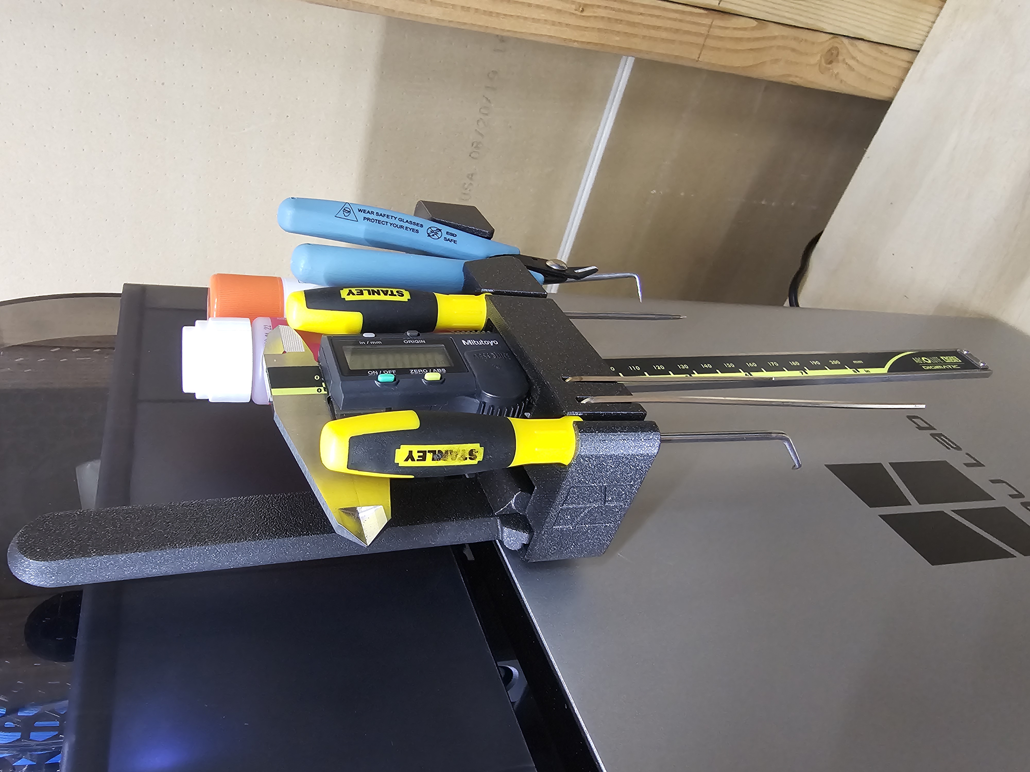 Bambu Lab AMS Tool Holder (Side Mount) por sml1014 | Descargar modelo ...