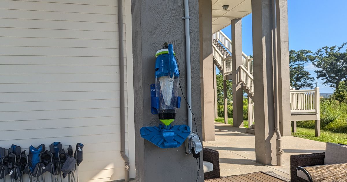 Pool Blaster Wall Mount by SiRkIt | Download free STL model ...