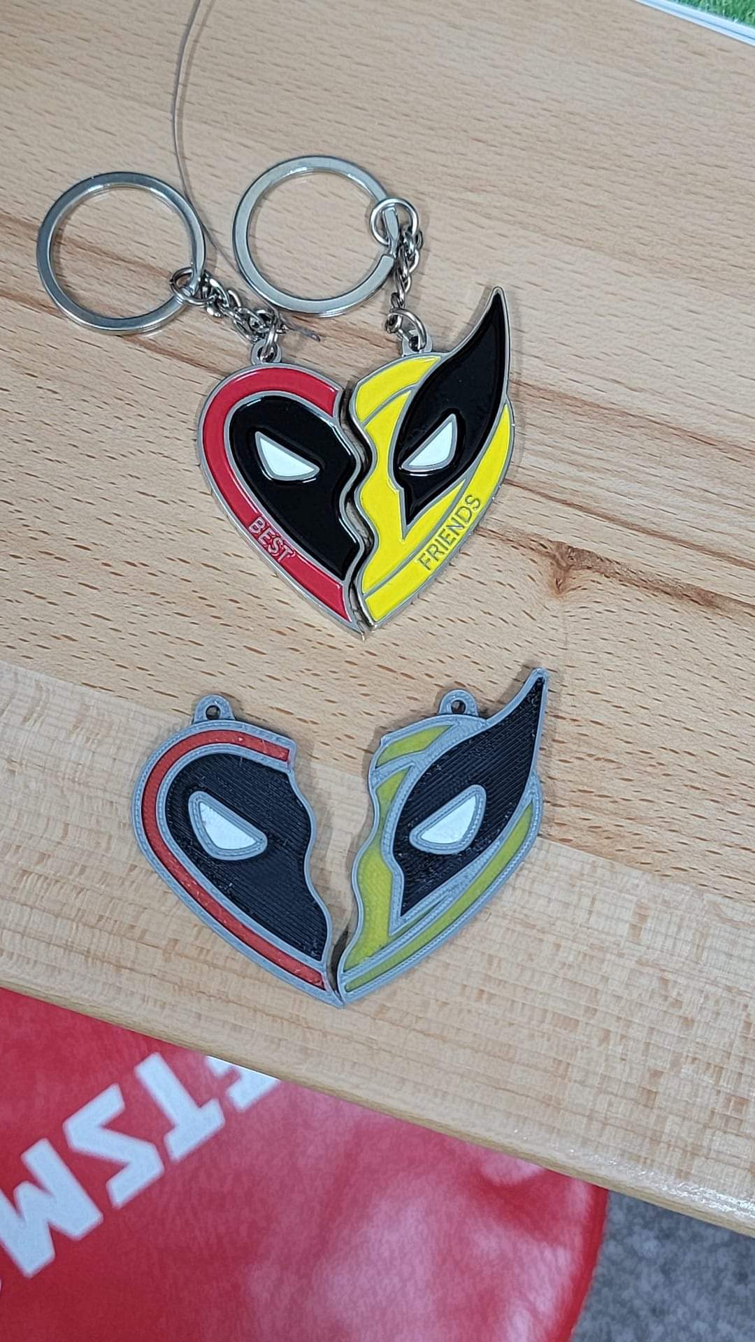 Deadpool & Wolverine Frenemy Keychain by Bucio.Boi | Download free STL ...